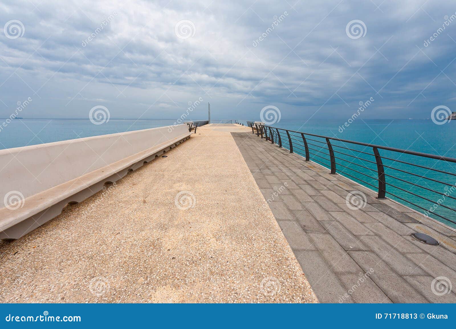 Moorage stock afbeelding. Image of hemel, toevlucht, jachthaven - 71718813