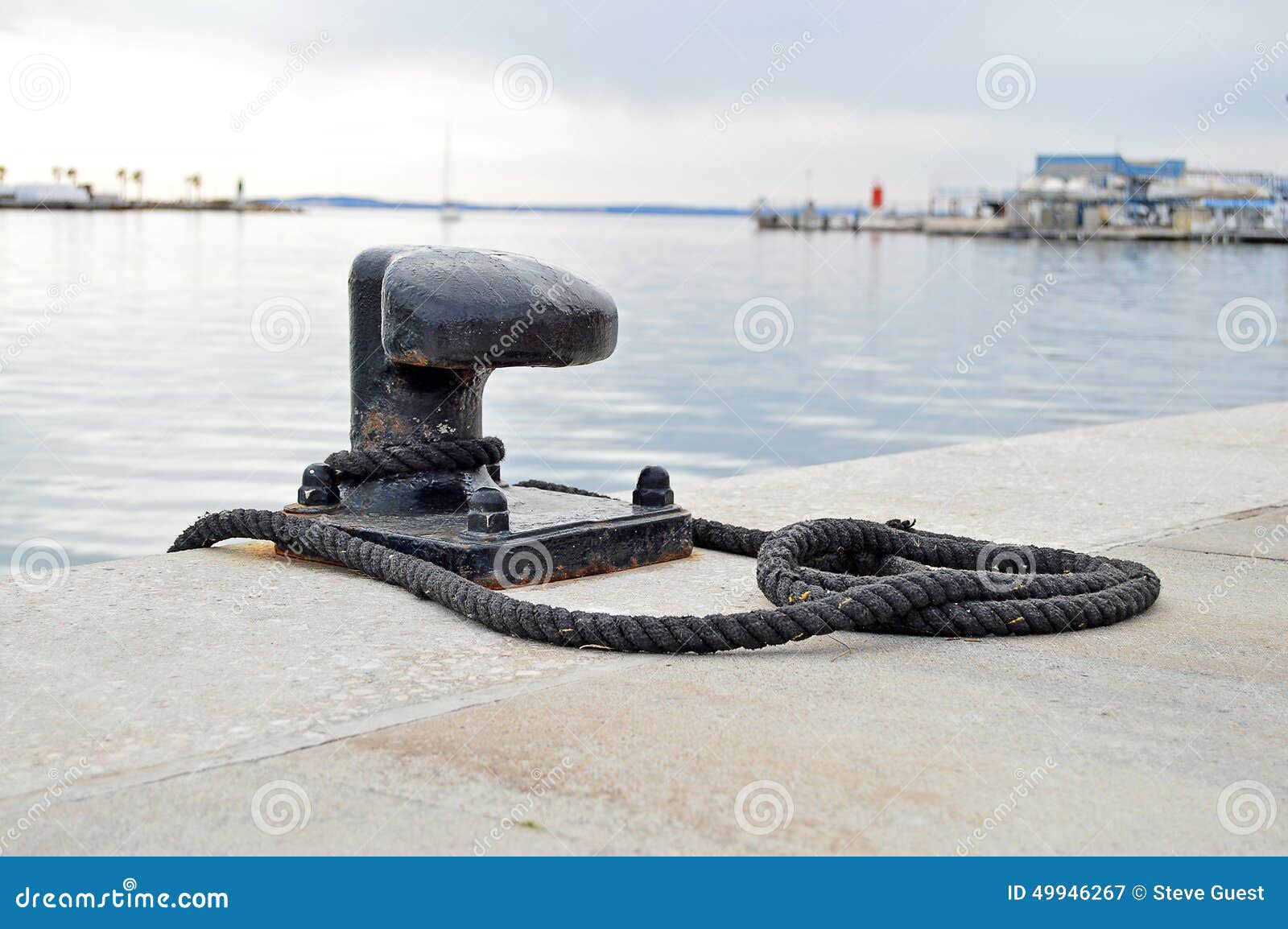 Mooring Bollard-Yacht Sailing Dockside Rope Stock Image - Image of ...