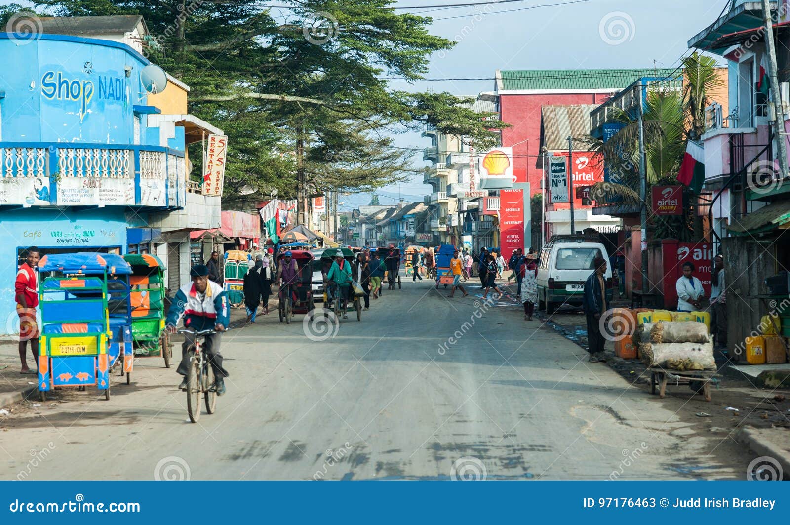 Moramanga, Madagascar photo stock éditorial. Image du architecture ...