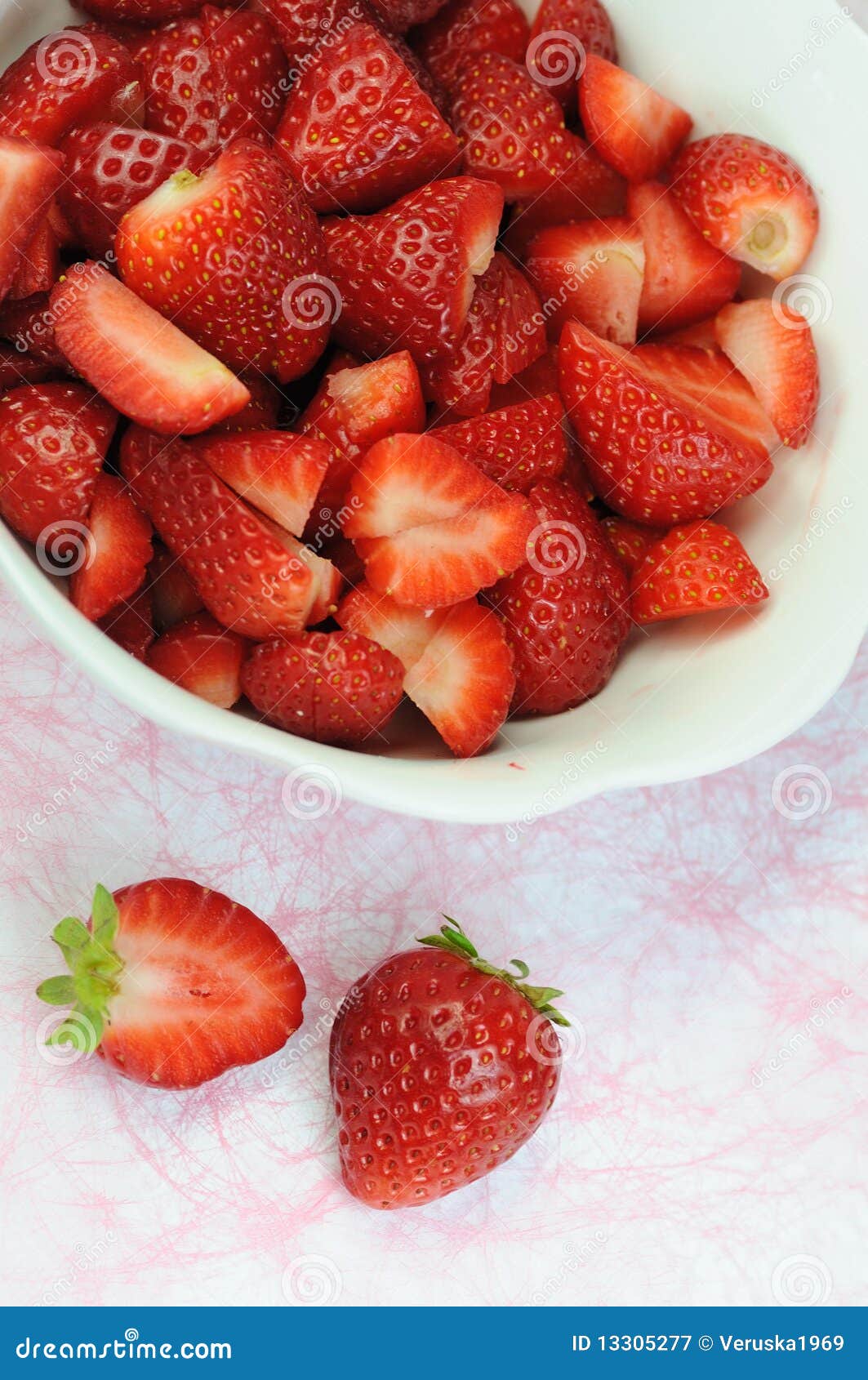 Morango imagem de stock. Imagem de primavera, fatias - 13305277