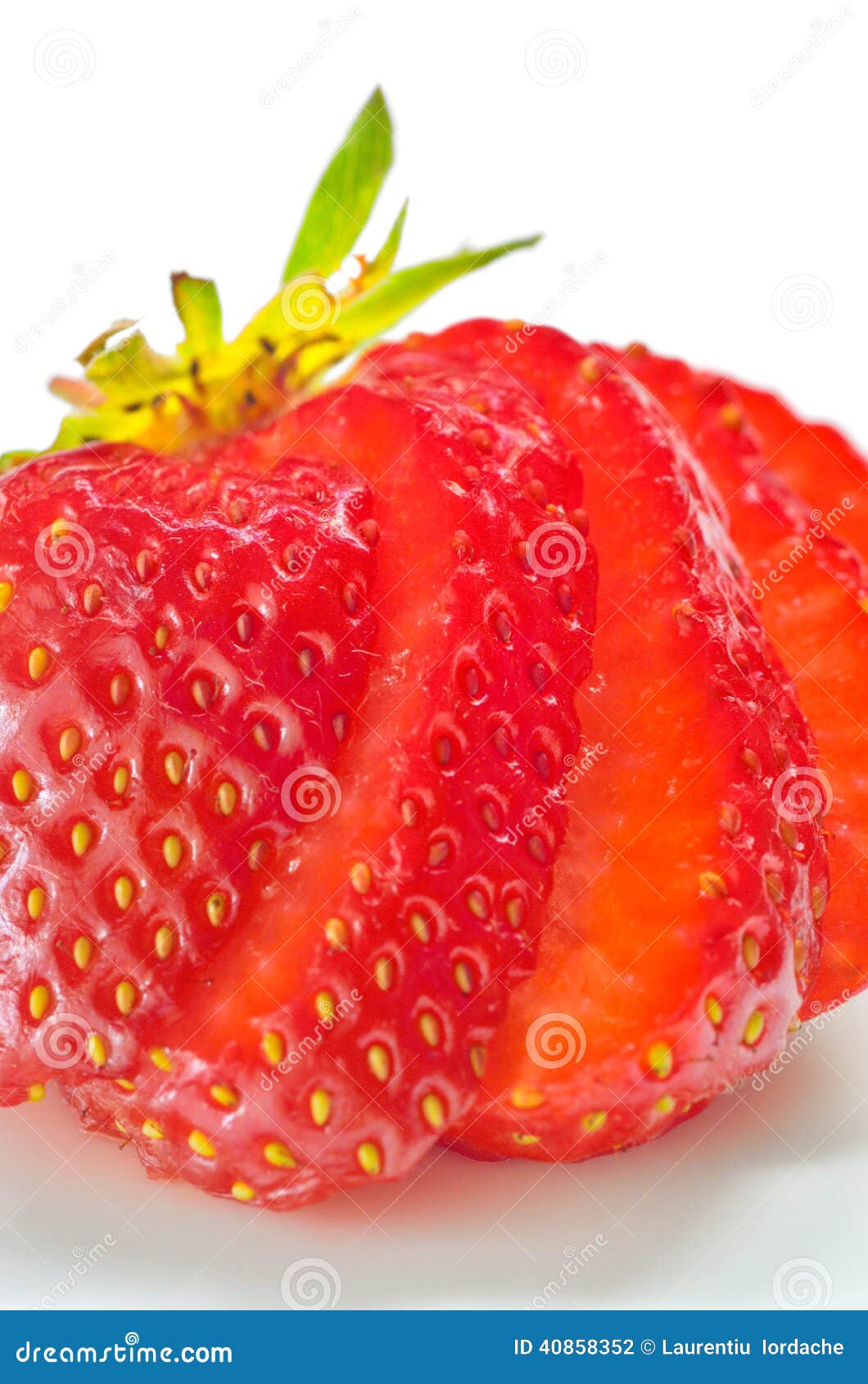 Morango fresca do corte foto de stock. Imagem de alimento - 40858352