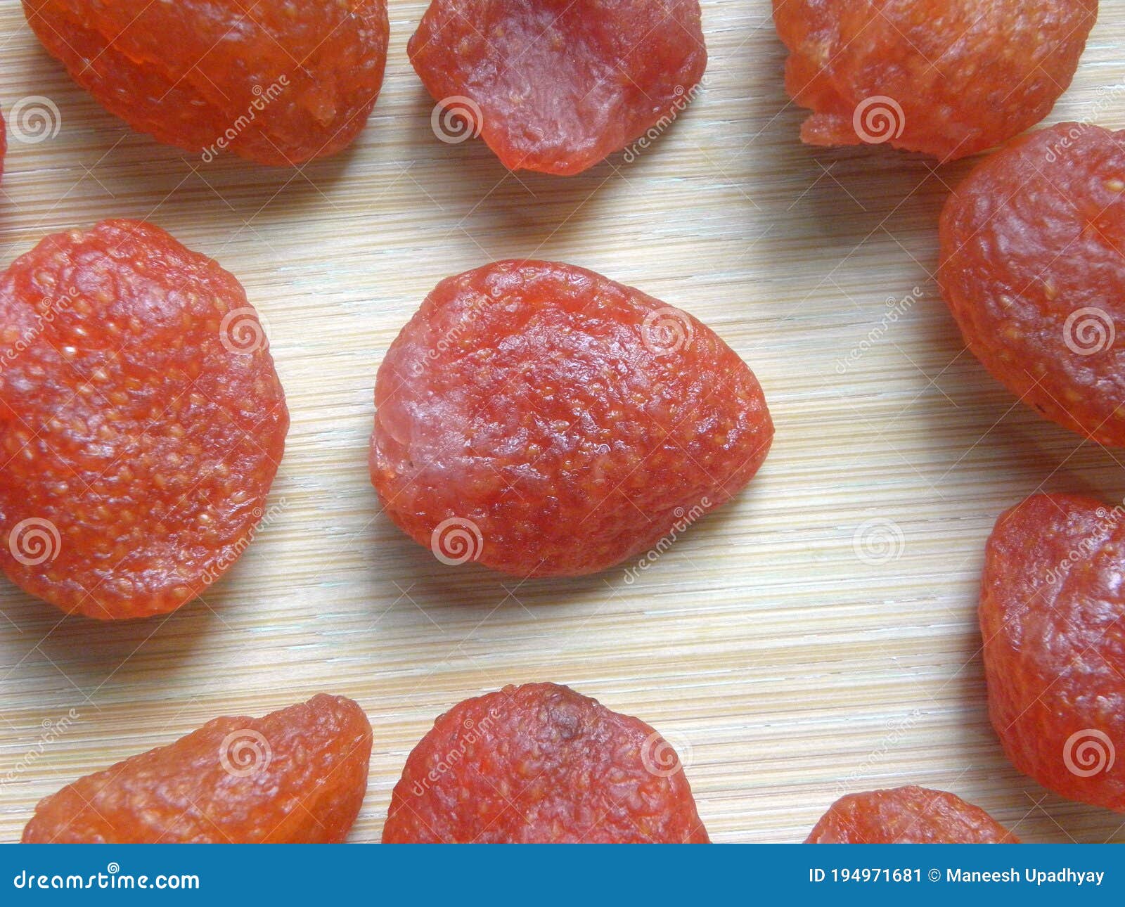 Morango seco vermelho imagem de stock. Imagem de fresco - 194971681