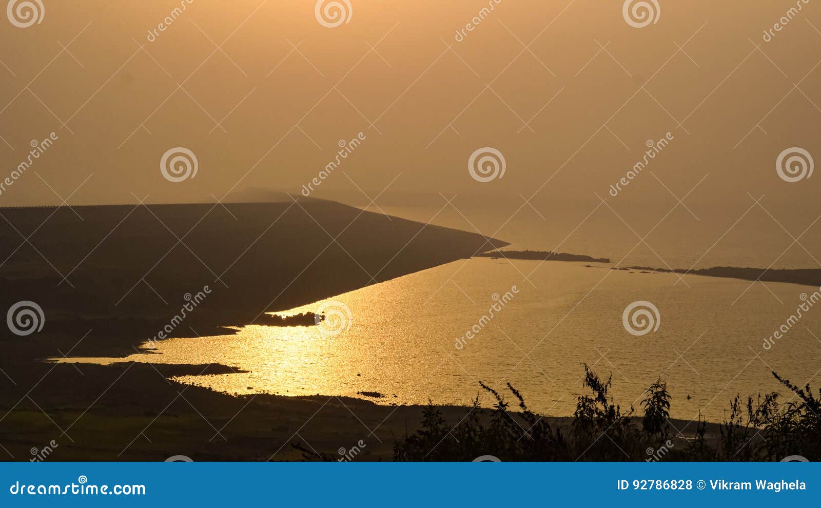 Morbe Dam, Karjat stock photo. Image of scene, rock, pebble - 92786828
