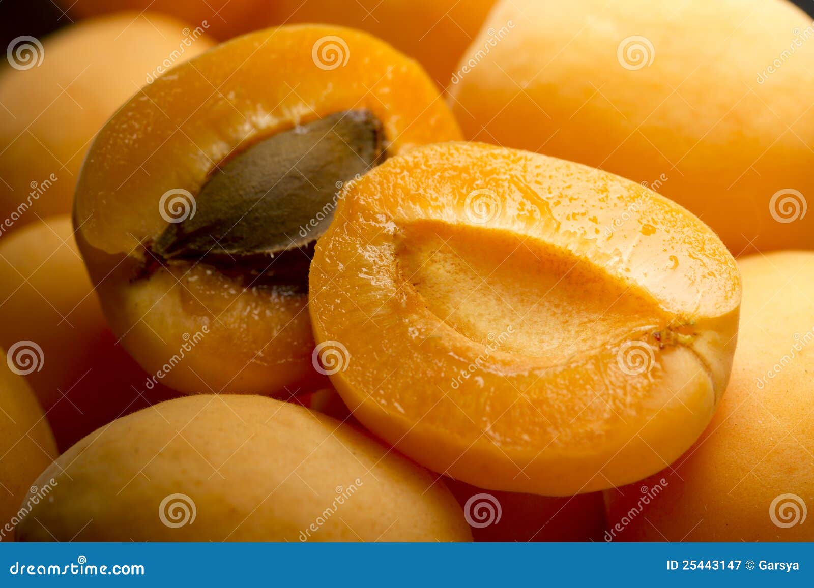 Morele obraz stock. Obraz złożonej z dojrzały, złoty - 25443147