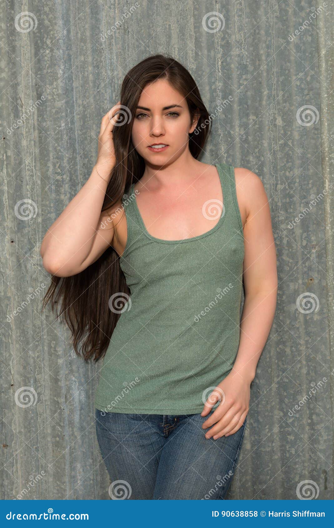 Morena em verde e em azul foto de stock. Imagem de cabelo - 90638858