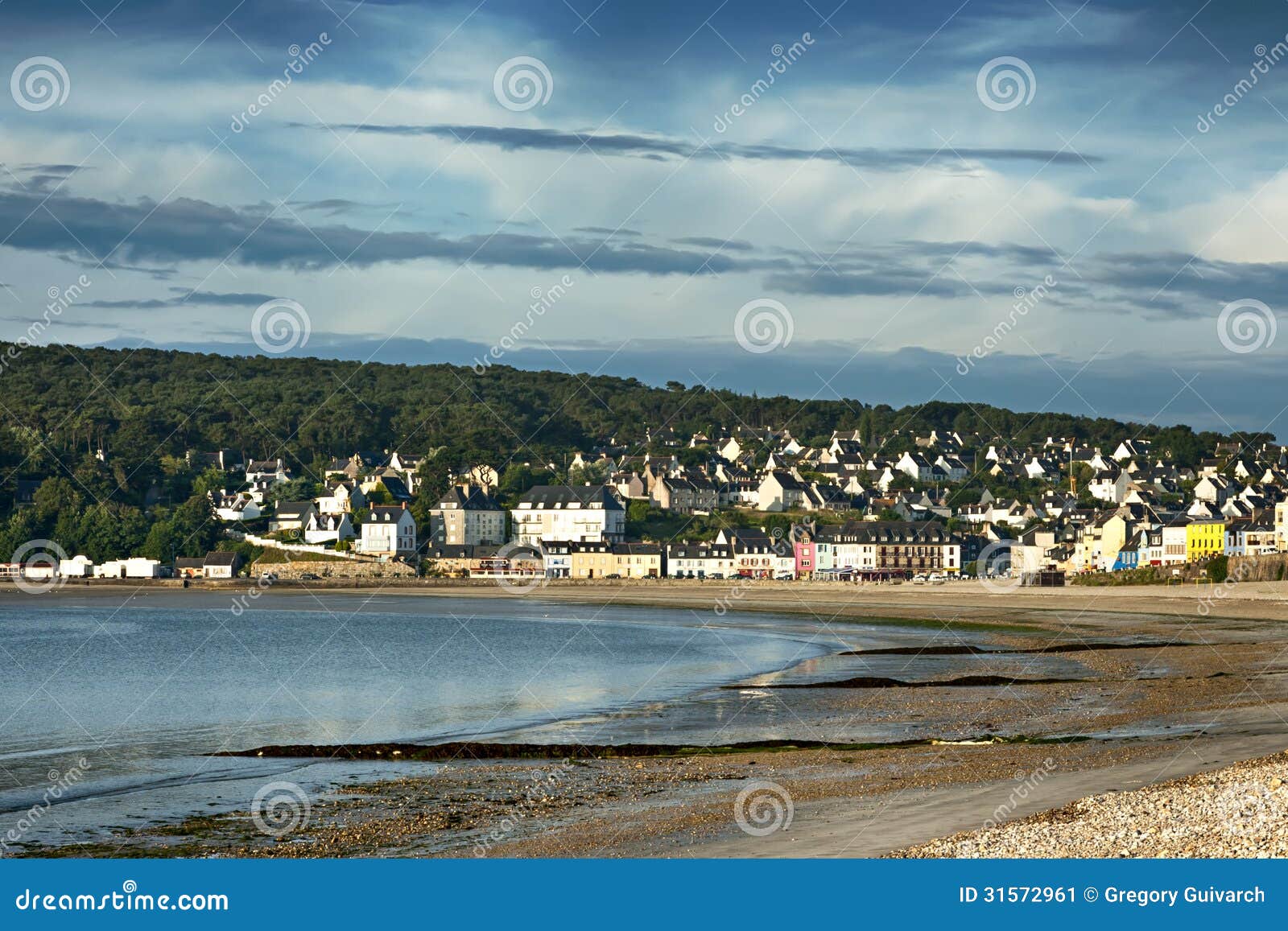 Morgat Beach stock image. Image of silence, wave, mood - 31572961