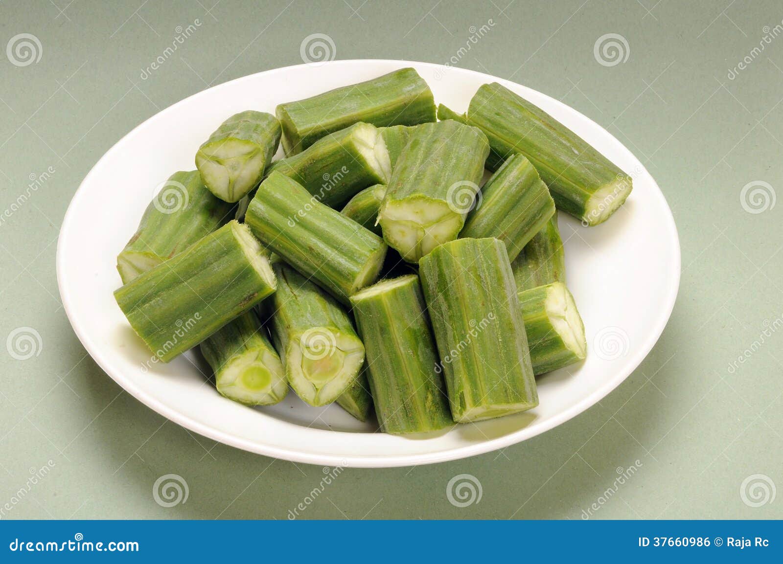 Moringa oleifera stock photo. Image of bean, fruits, ingredient - 37660986