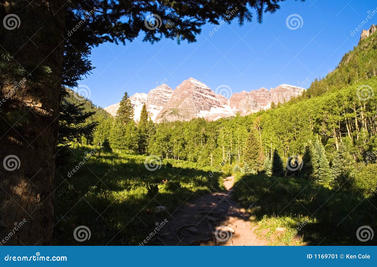 Morning Hike To Maroon Bells Stock Image - Image of altitude, maroon ...
