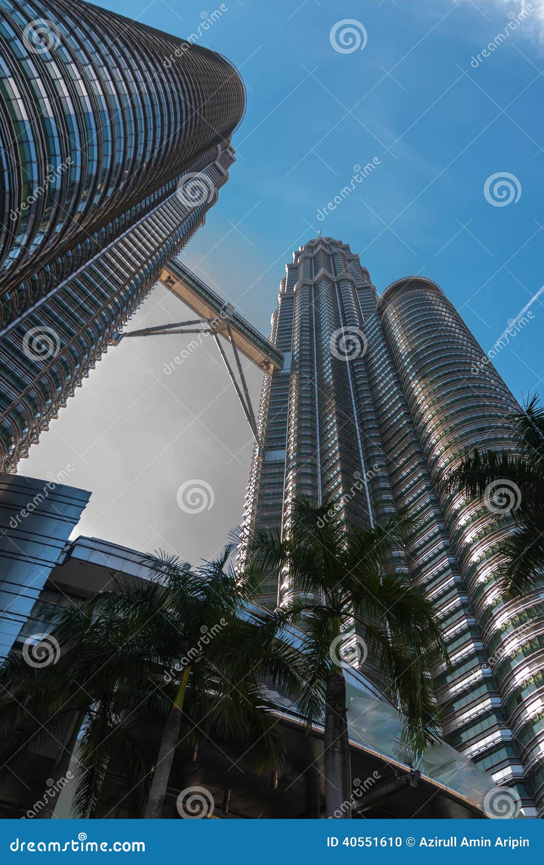 Morning at KLCC editorial image. Image of lake, calm - 40551610