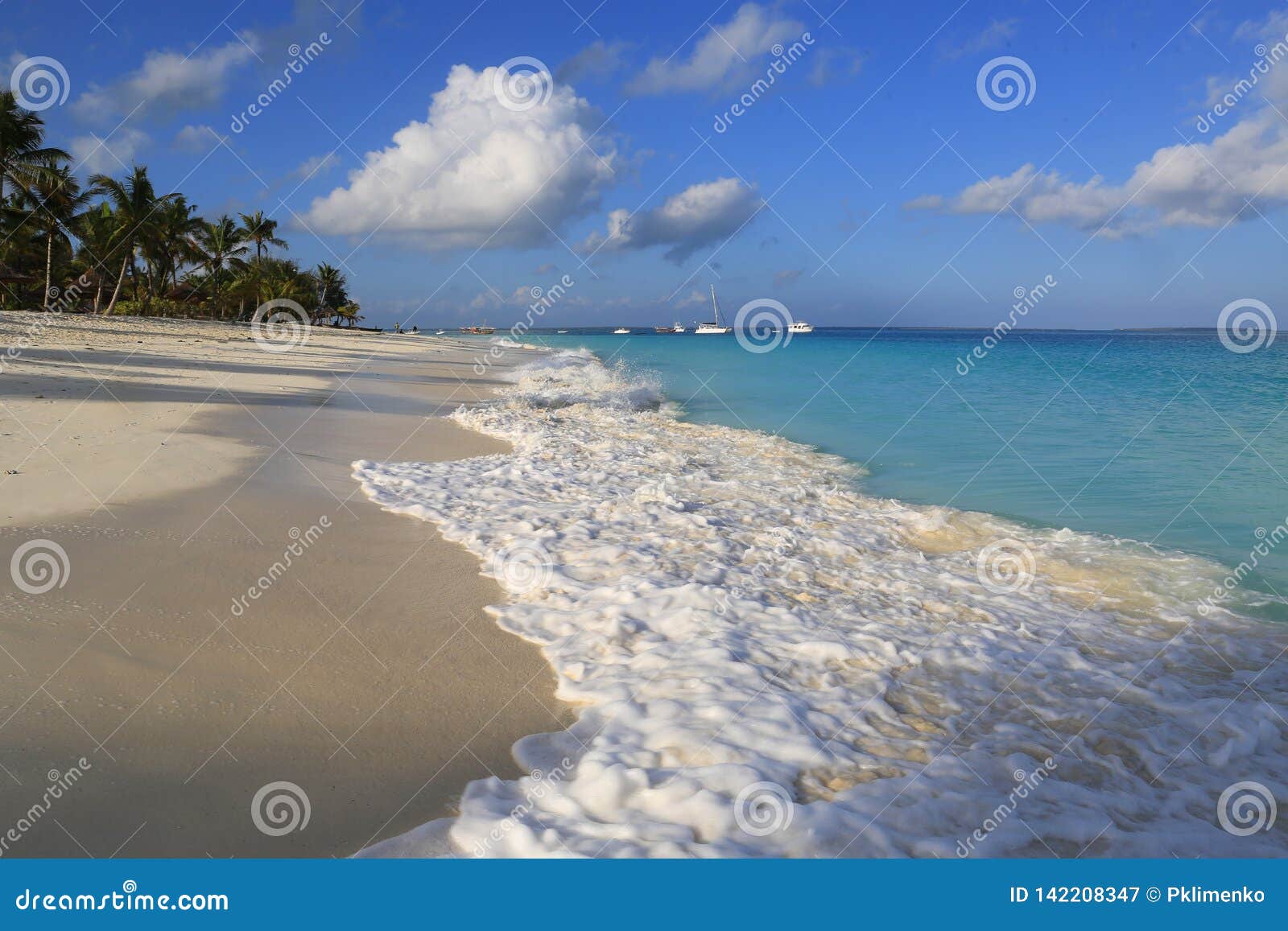 Morning on ocean stock image. Image of outdoor, background - 142208347