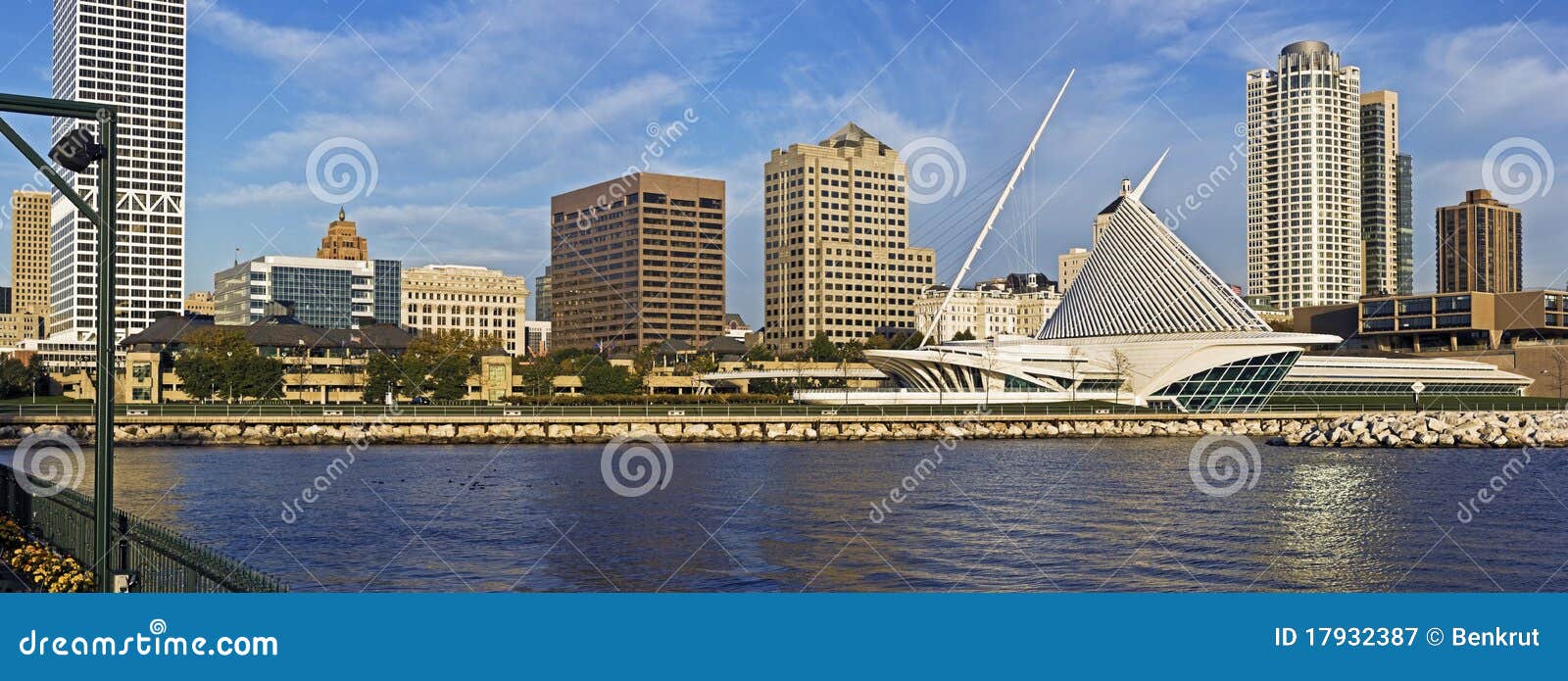 Morning Panorama of Milwaukee Editorial Photography - Image of building ...