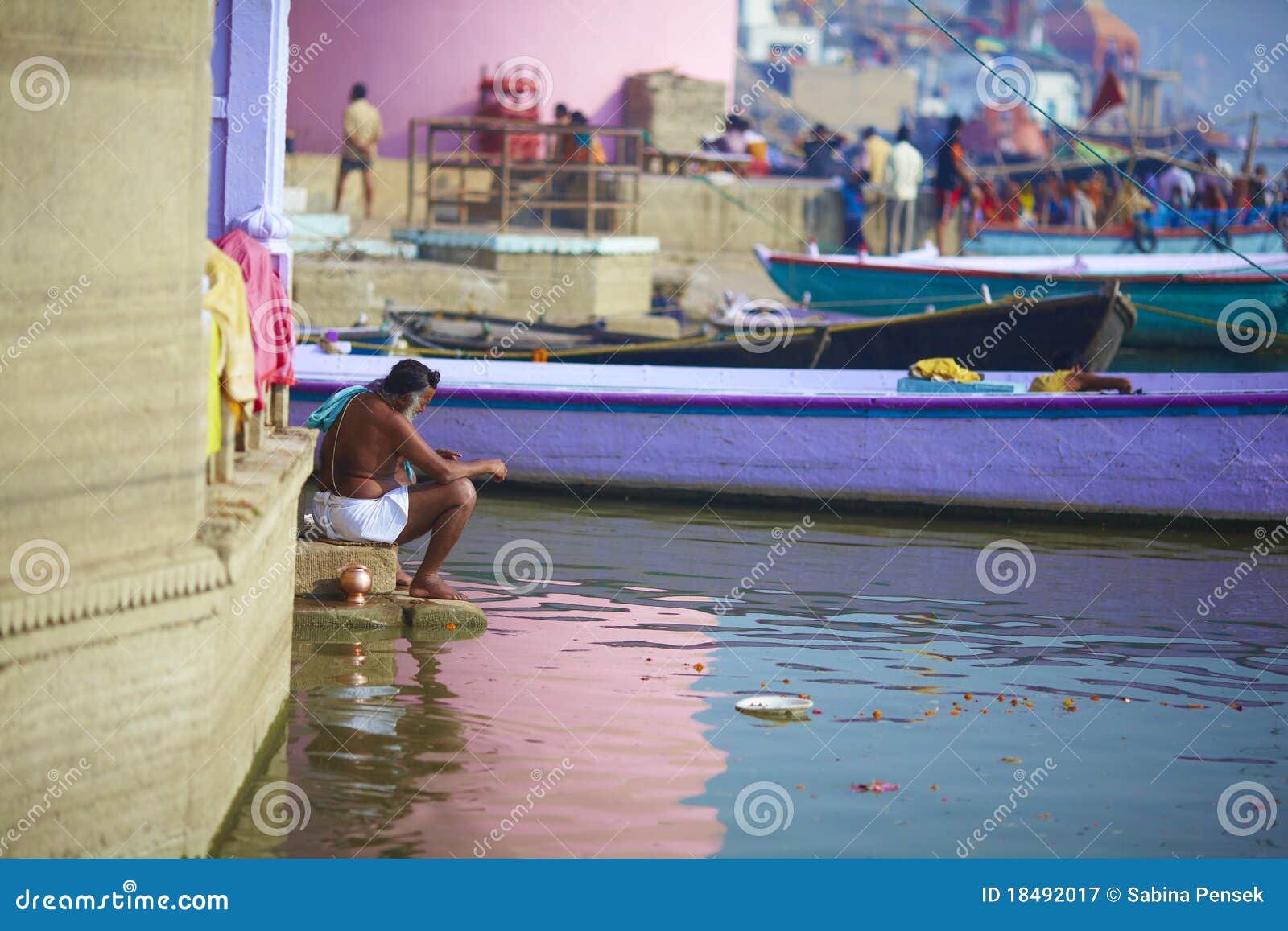Morning Ritual Washing Meditation in India Editorial Photography ...