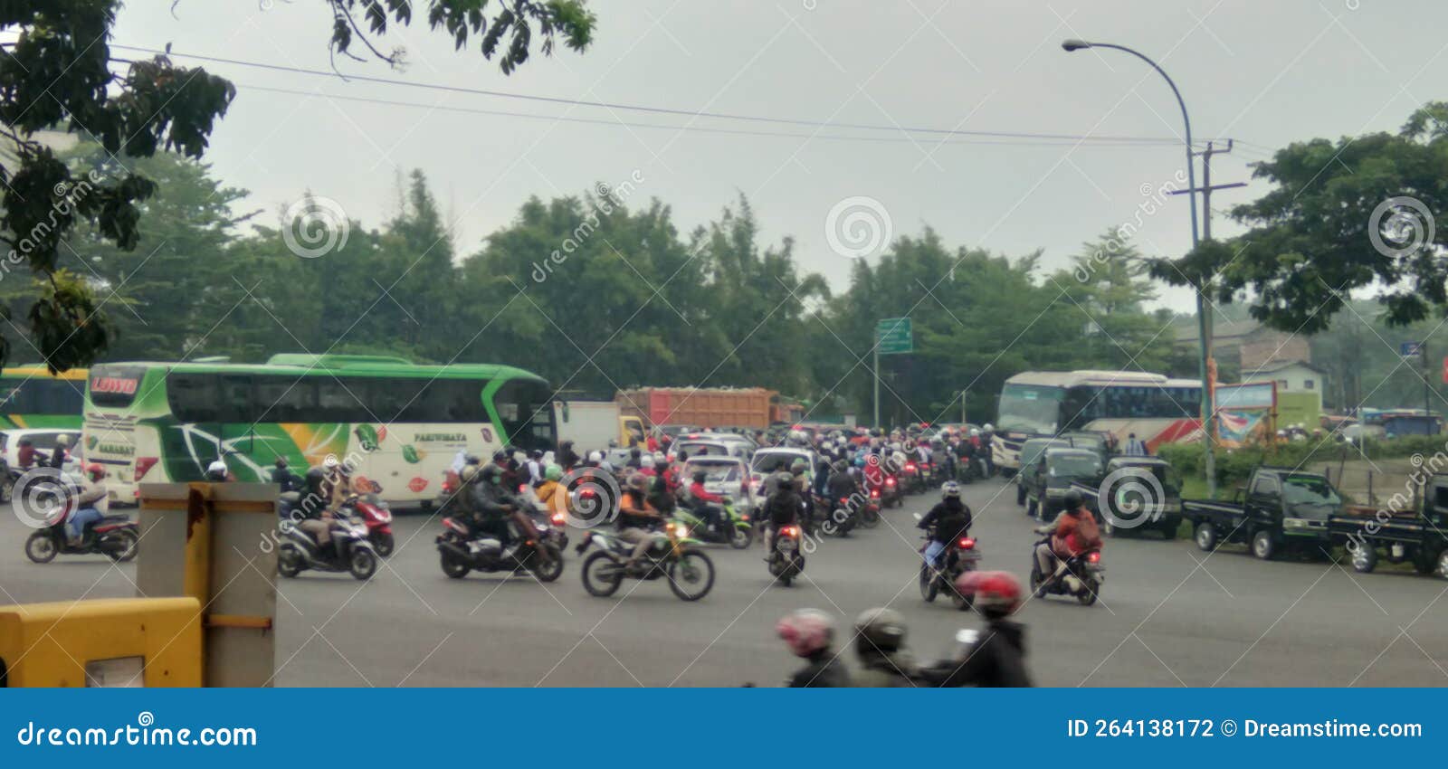 Morning traffic jam editorial photography. Image of clothing - 264138172