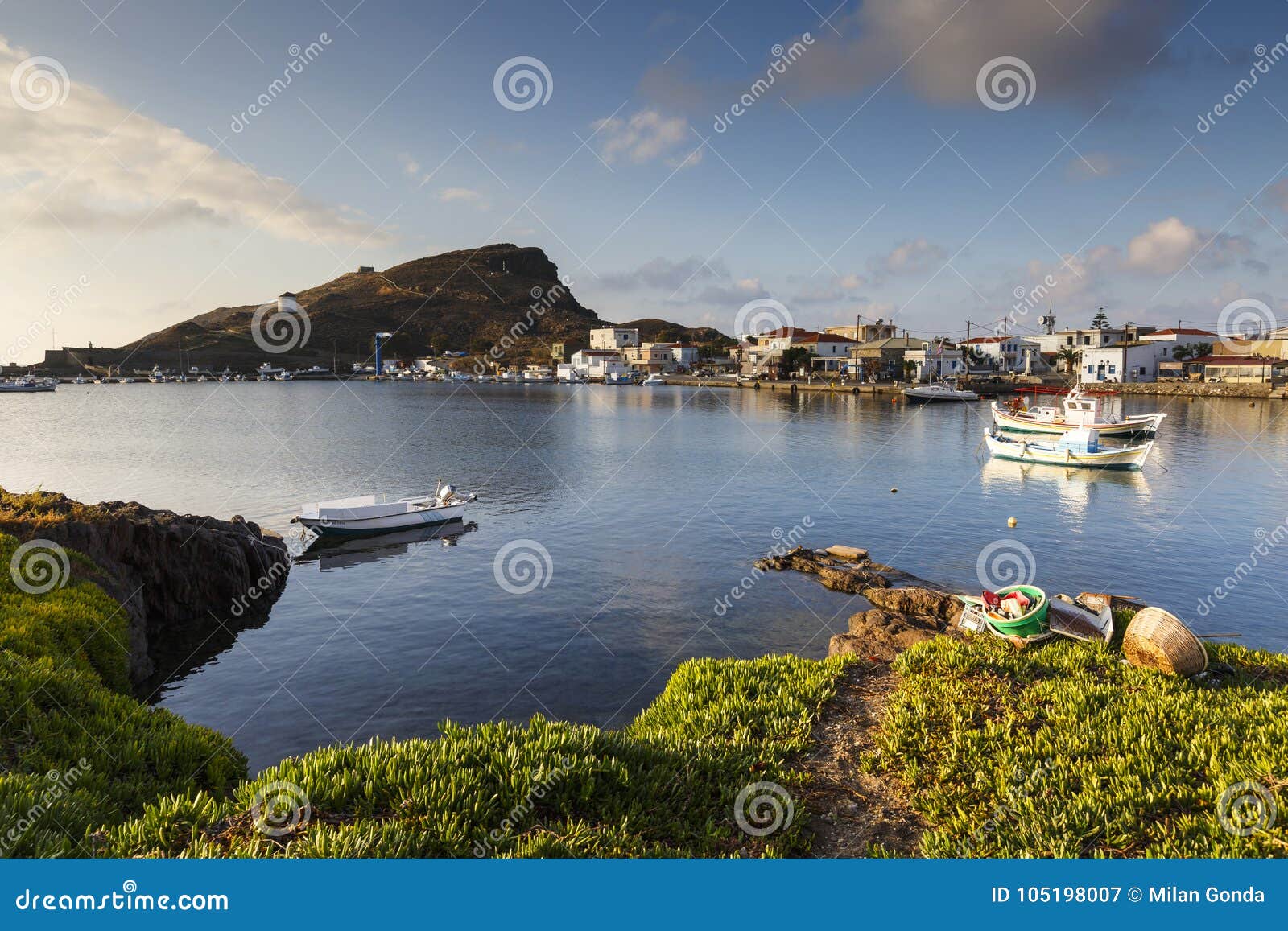 Psara island. editorial photography. Image of island - 105198007