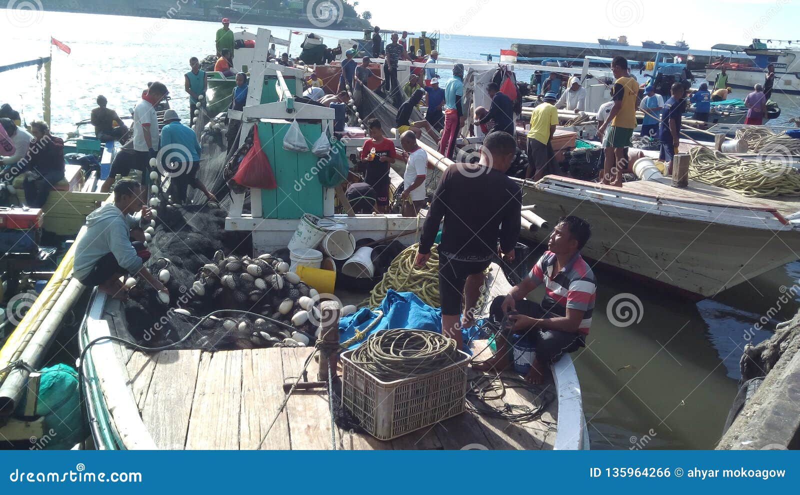 Boat people work editorial photo. Image of work, boat - 135964266