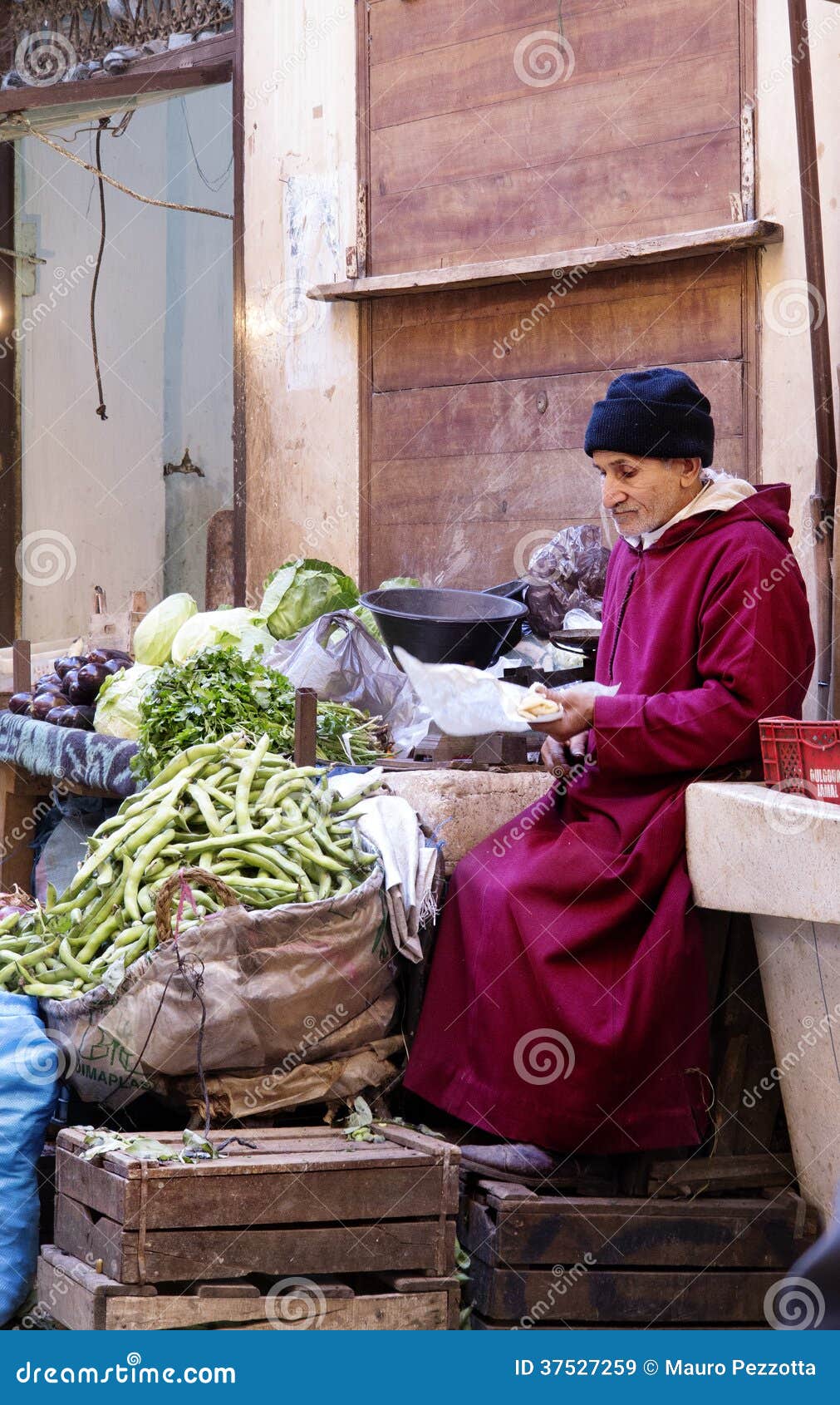 Moroccan fruit market editorial stock image. Image of streets - 37527259