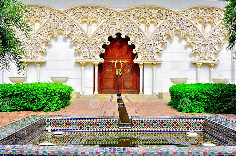 Moroccan Garden and Architecture Stock Image - Image of arabic, doorway ...
