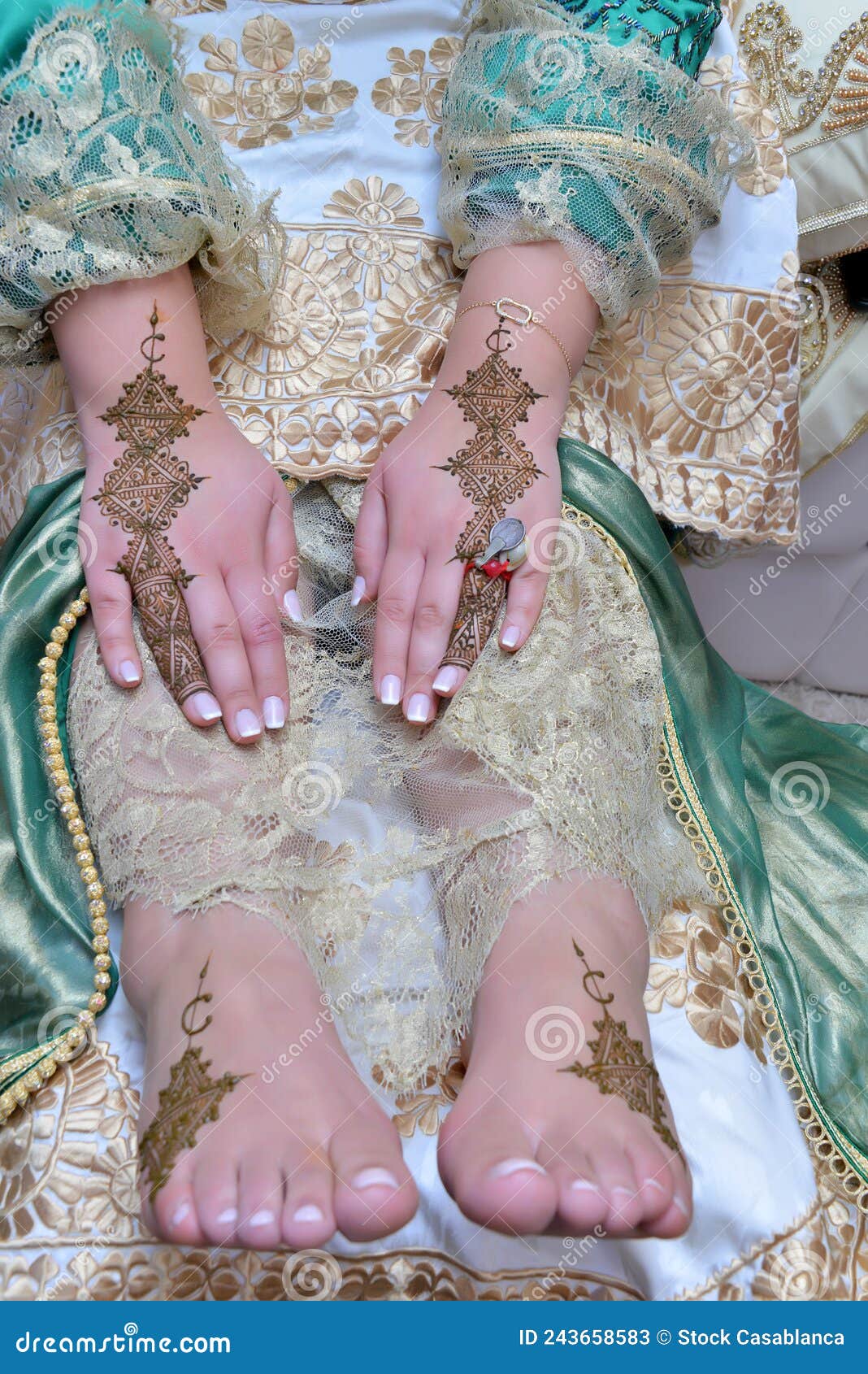 Moroccan Tradition, Hands Painted with Henna. Stock Image - Image of ...