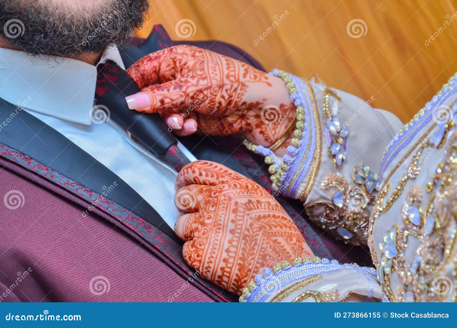 A Moroccan Wedding Couple Hands. Stock Image - Image of morocco, henna ...