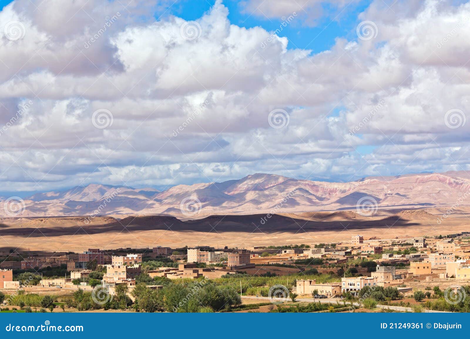 Morocco roses valley stock image. Image of sand, cloudscape - 21249361