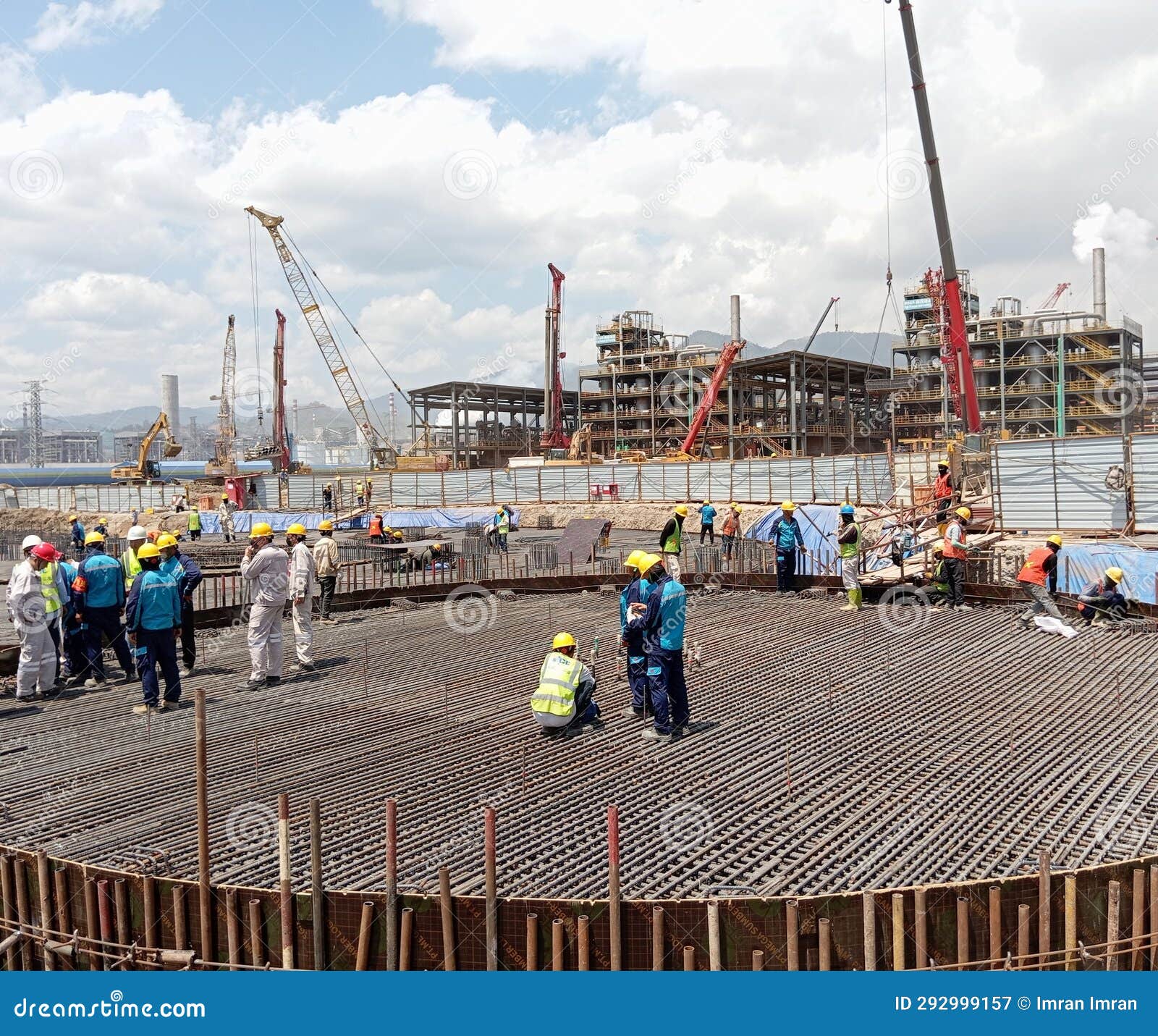 Construction Workers at the Project Site Editorial Photography - Image ...