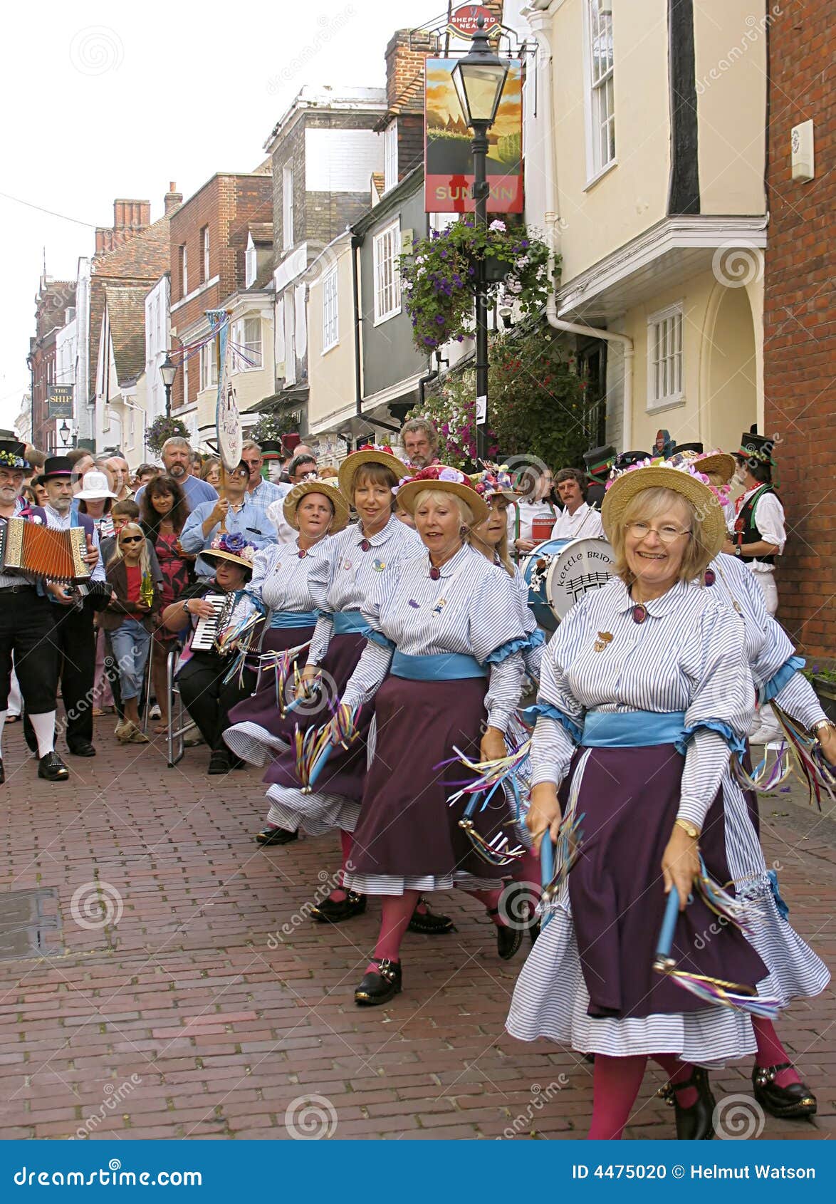Morris dancers (8) editorial image. Image of music, band - 4475020