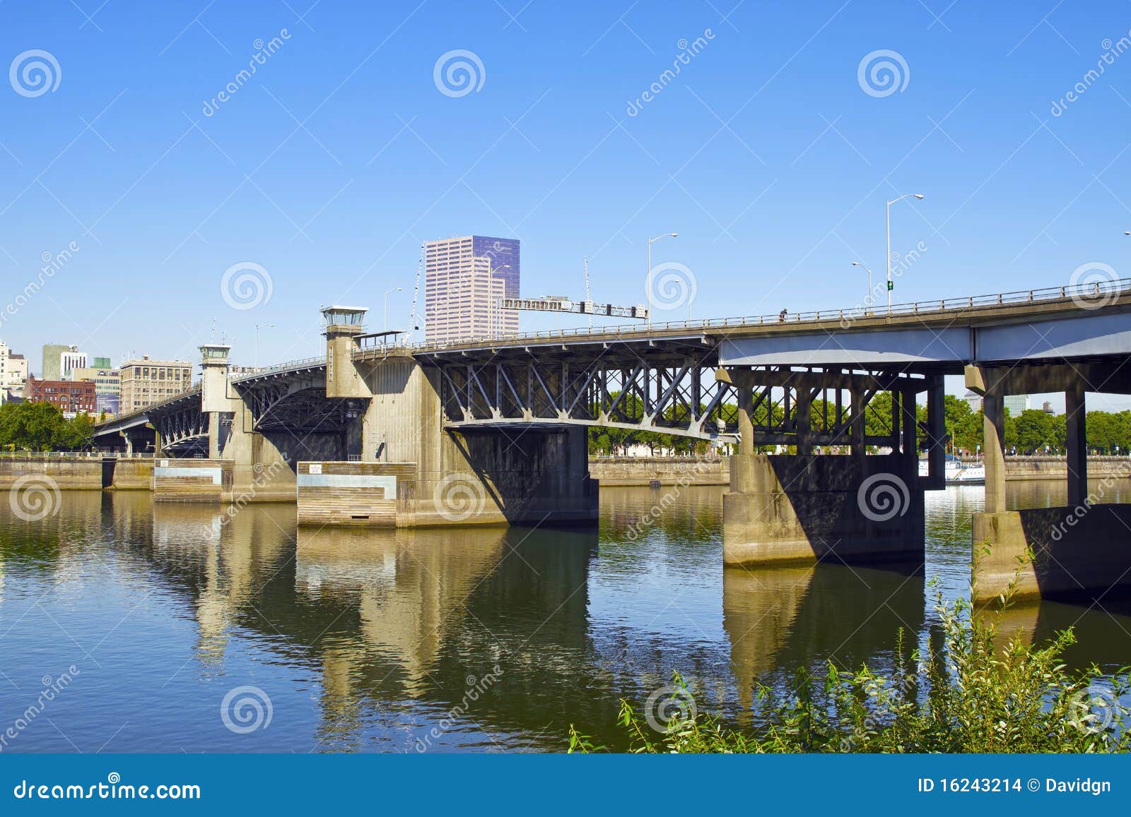 Morrison Bridge Portland Oregon Stock Photo - Image of city, river ...