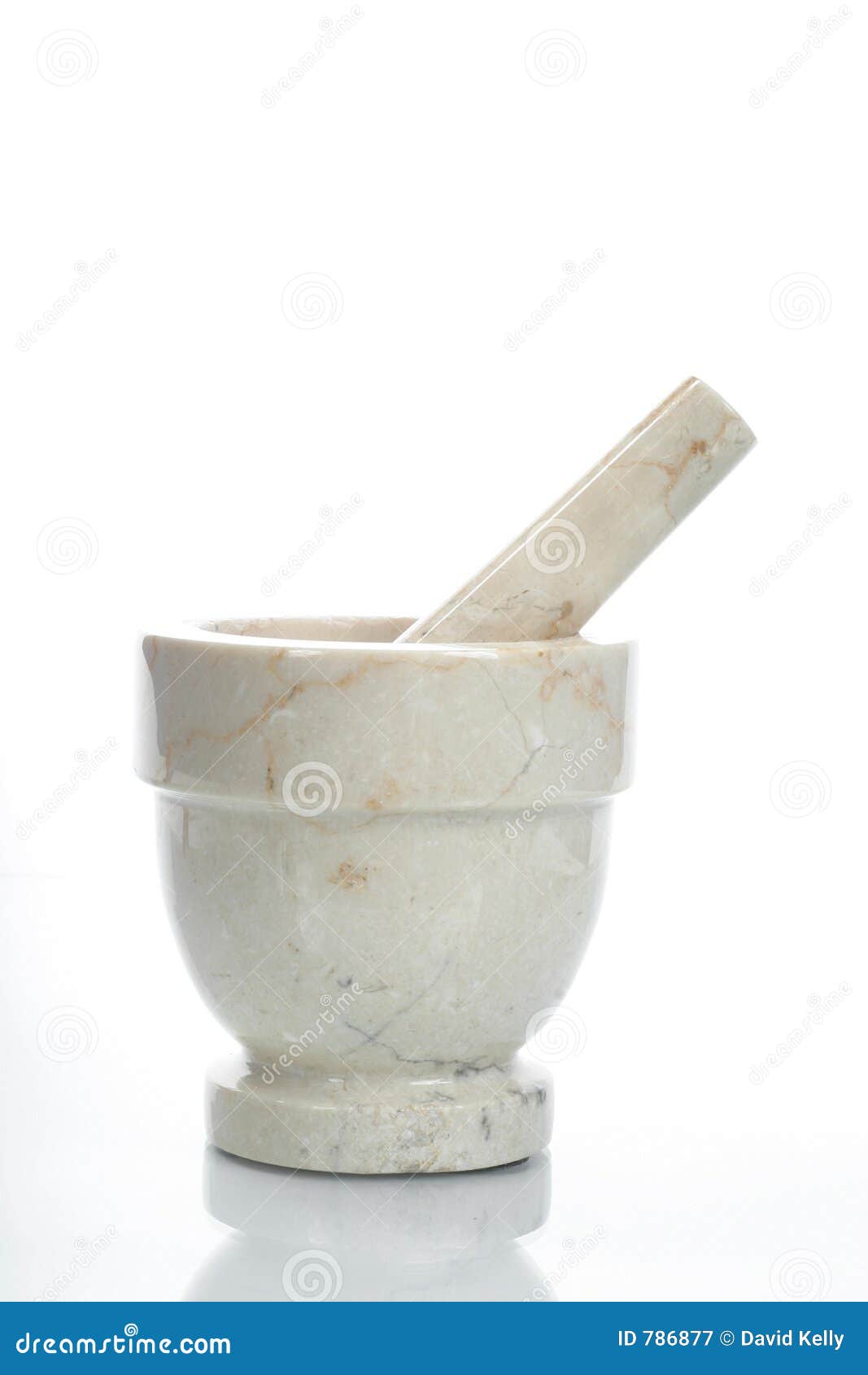 Mortaio e pestello immagine stock. Immagine di mortaio - 786877