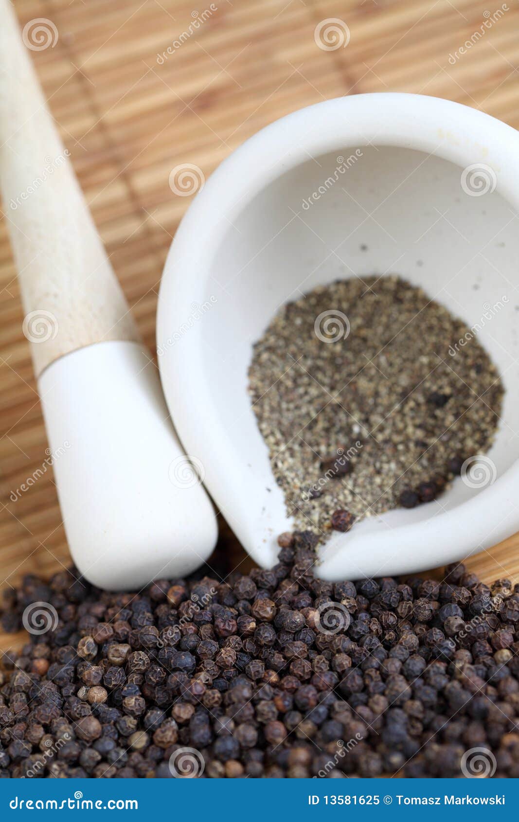 Mortar and Pestle and Pepper Stock Illustration - Illustration of hard ...