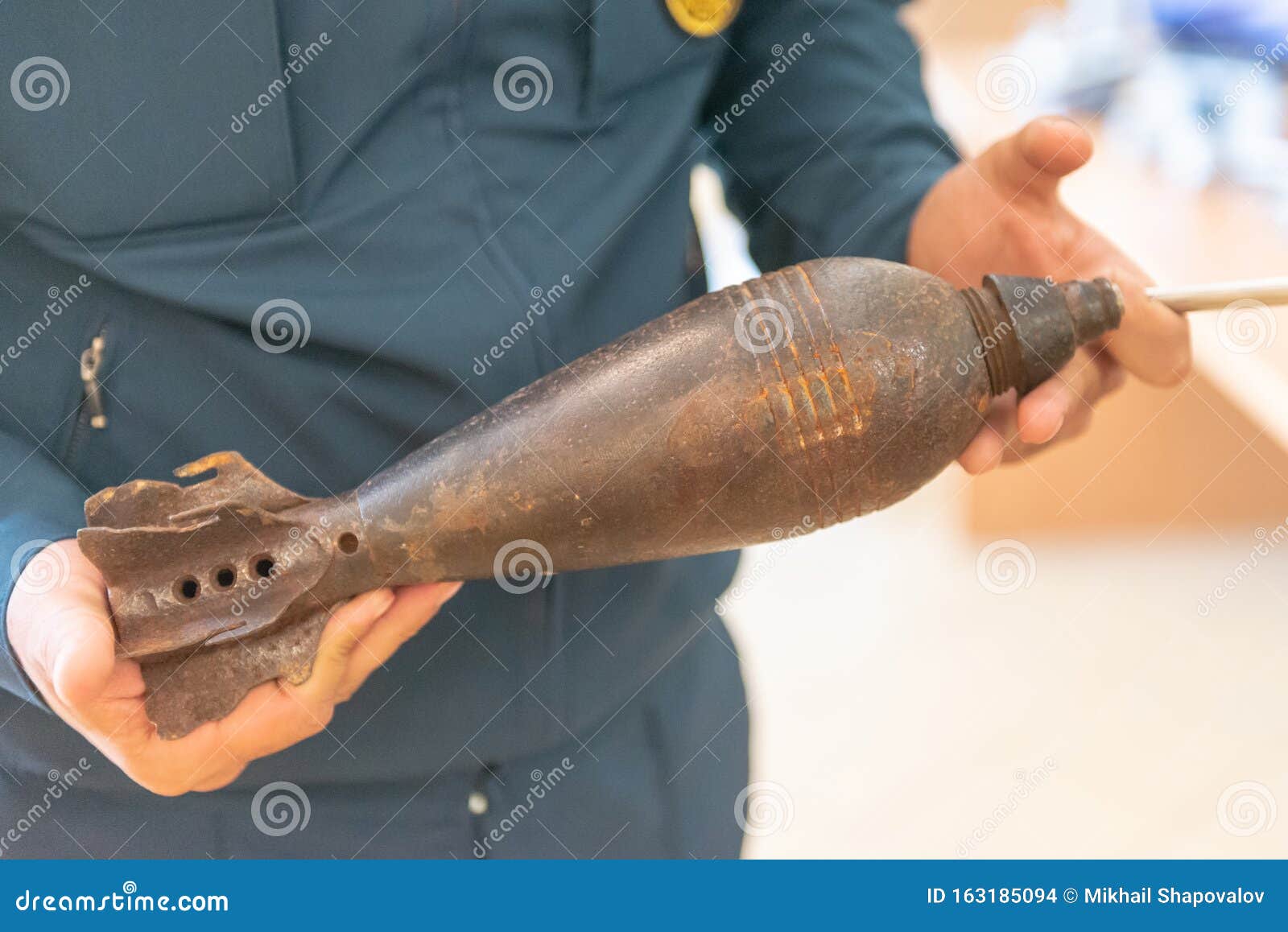 Mortar shell stock photo. Image of mines, hands, assemble - 163185094