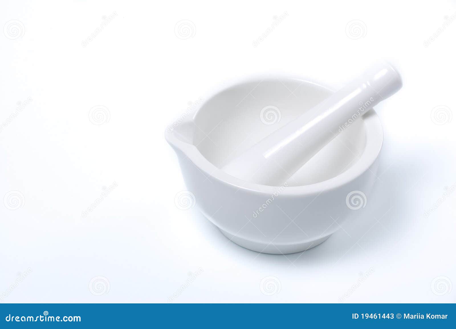 Mortier et pilon blancs image stock. Image du rectifieuse - 19461443