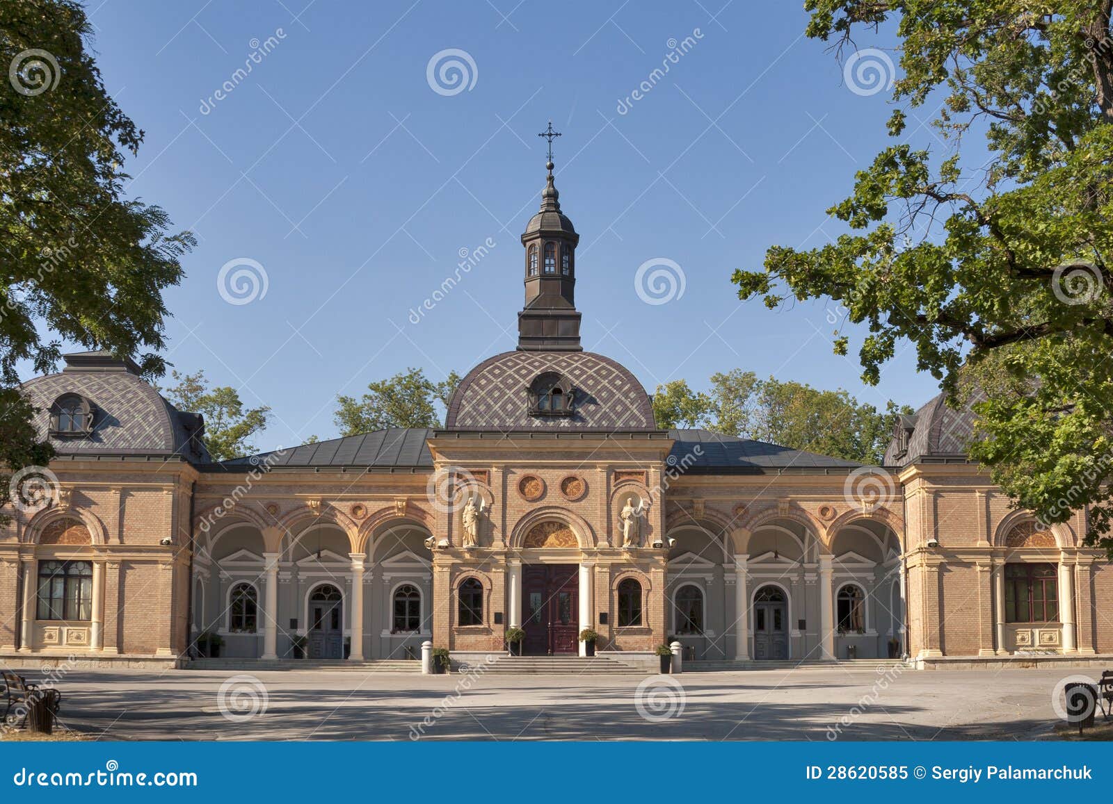 The Mortuary at Mirogoj Cemetery Stock Image - Image of outdoors ...