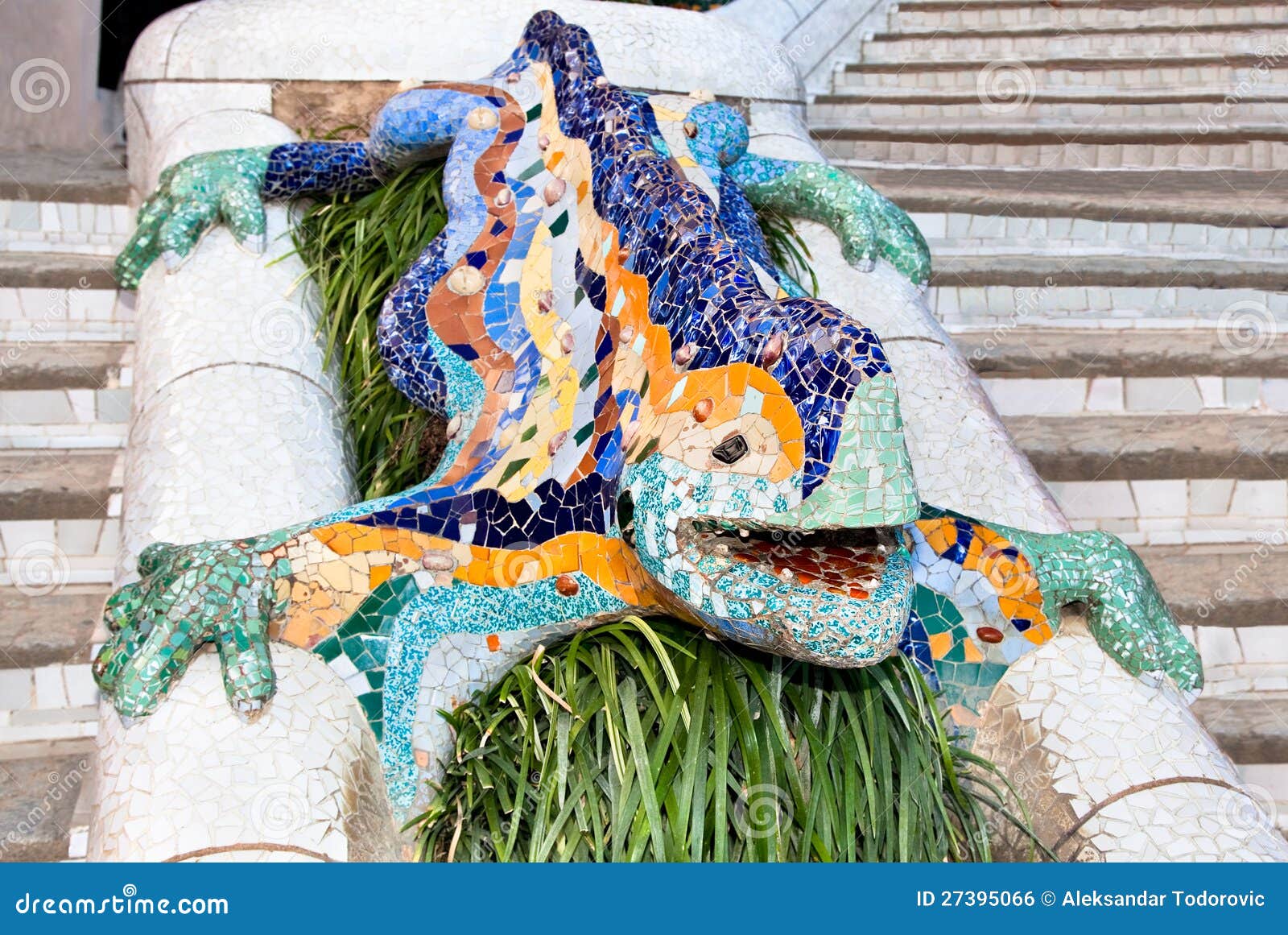 Mosaic Lizard in Park Guell Stock Photo - Image of colorful, pattern ...