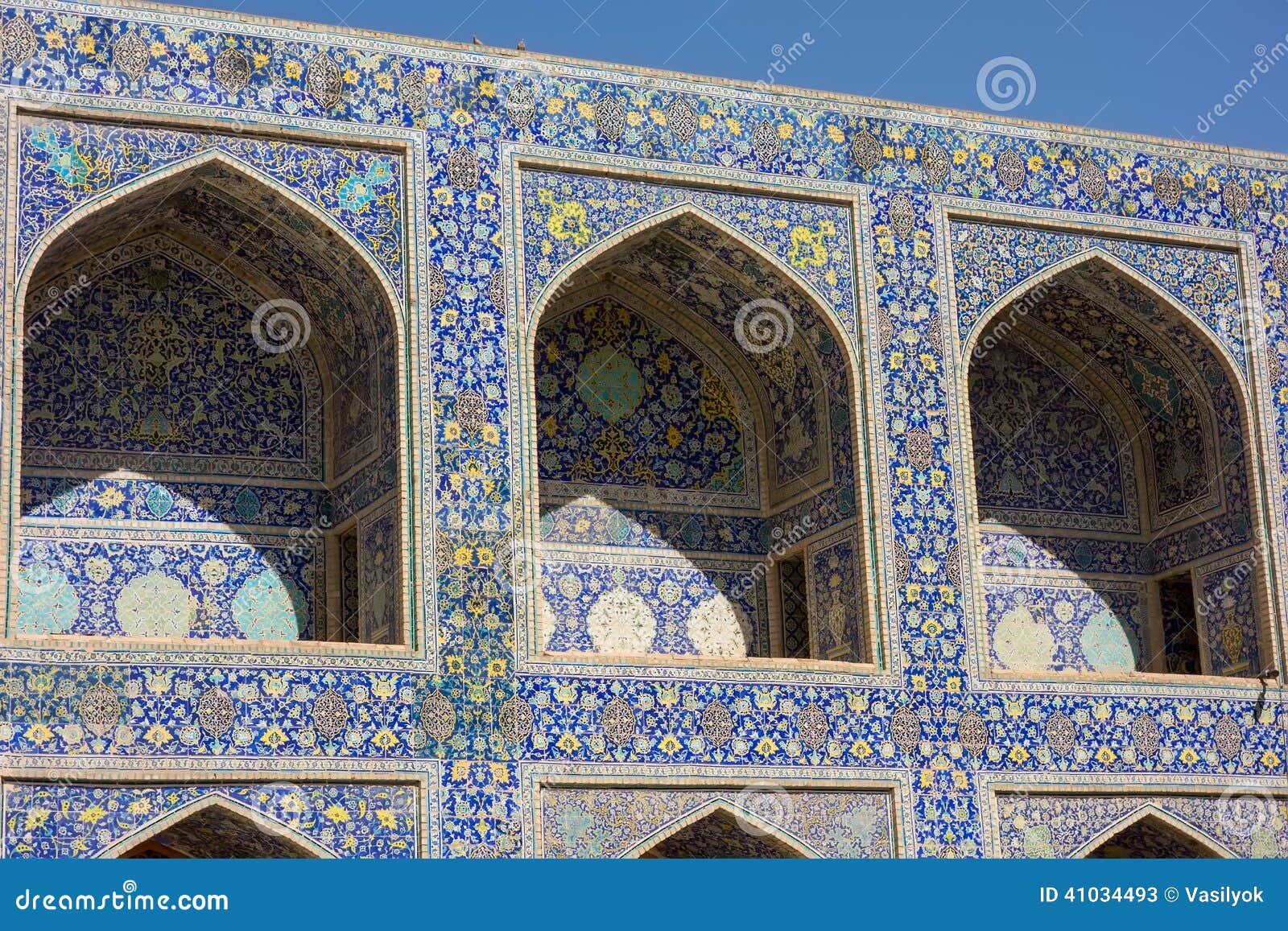 Mosaic Pattern of Imam Mosque in Esfahan Stock Image - Image of arch ...