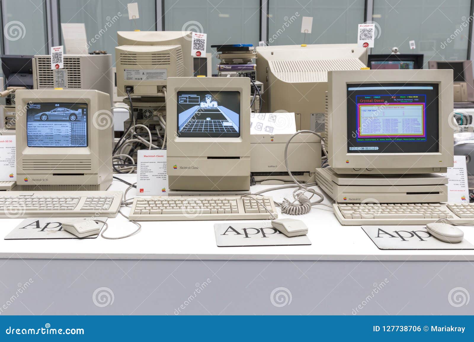 MOSCA, RUSSIA - 11 GIUGNO 2018: Vecchio Computer Originale Di Apple Mac ...