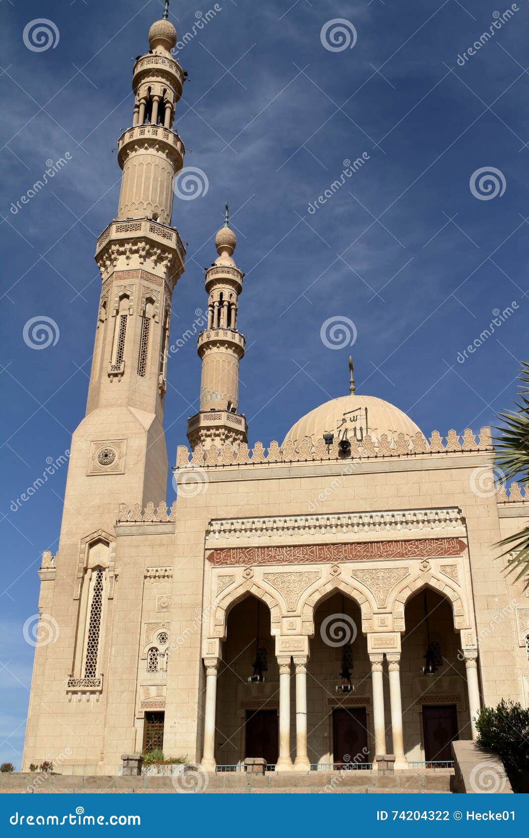 Moschea Di Assuan Nell'Egitto Fotografia Stock - Immagine di egitto ...