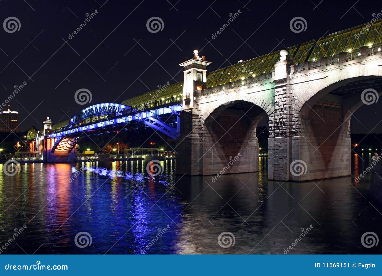 Moscow. Bridge. stock image. Image of lamp, embankment - 11569151