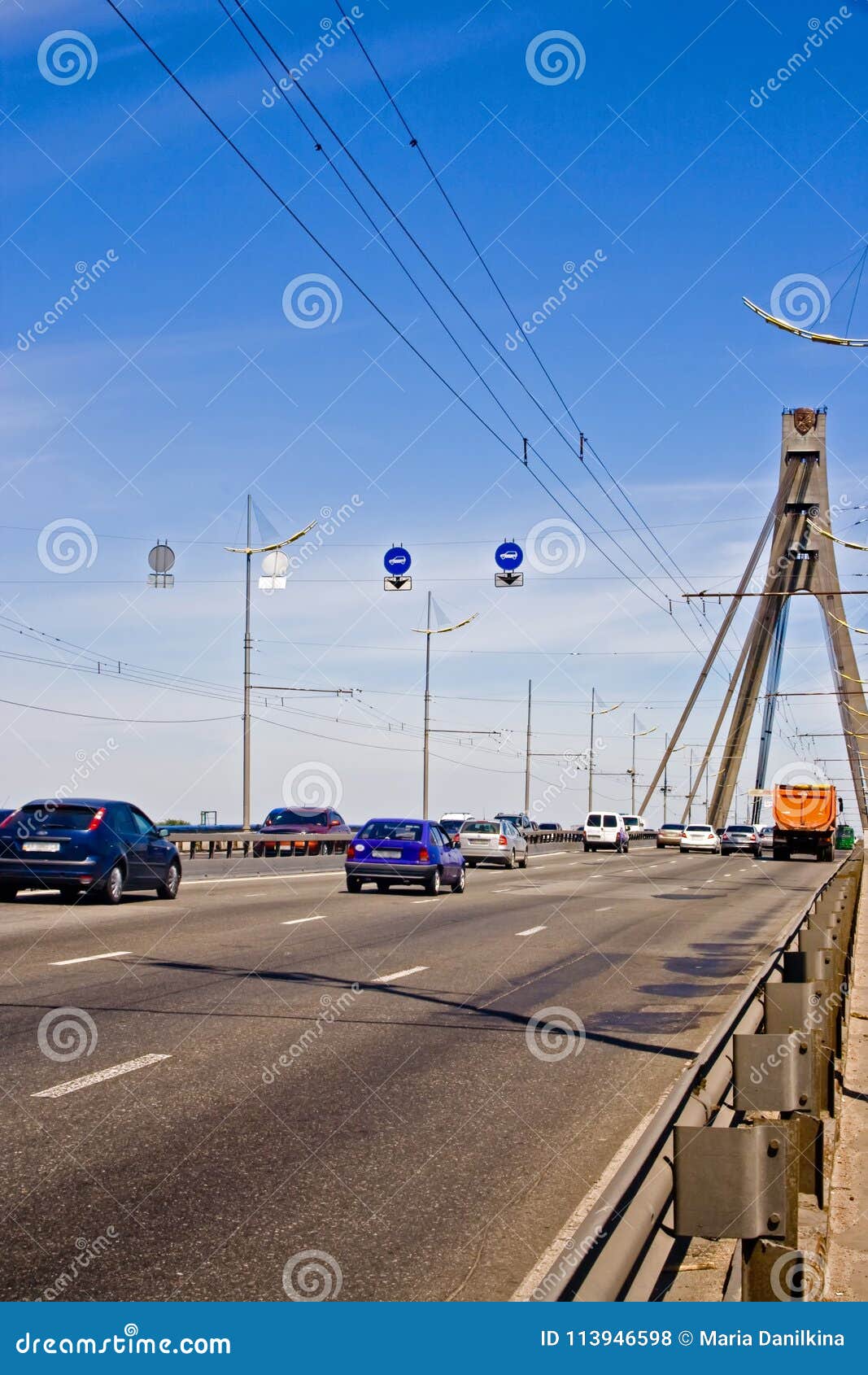 The Moscow Bridge in Kiev, Ukraine Stock Photo - Image of building ...