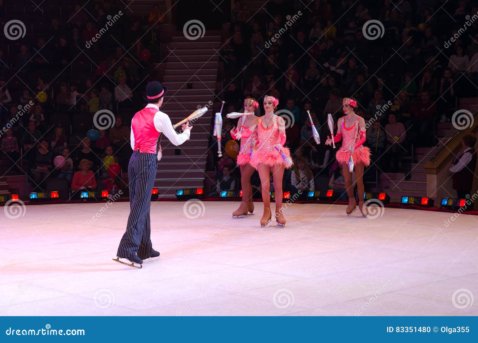 Moscow Circus on Ice on Tour. Performance of Jugglers Group Editorial ...