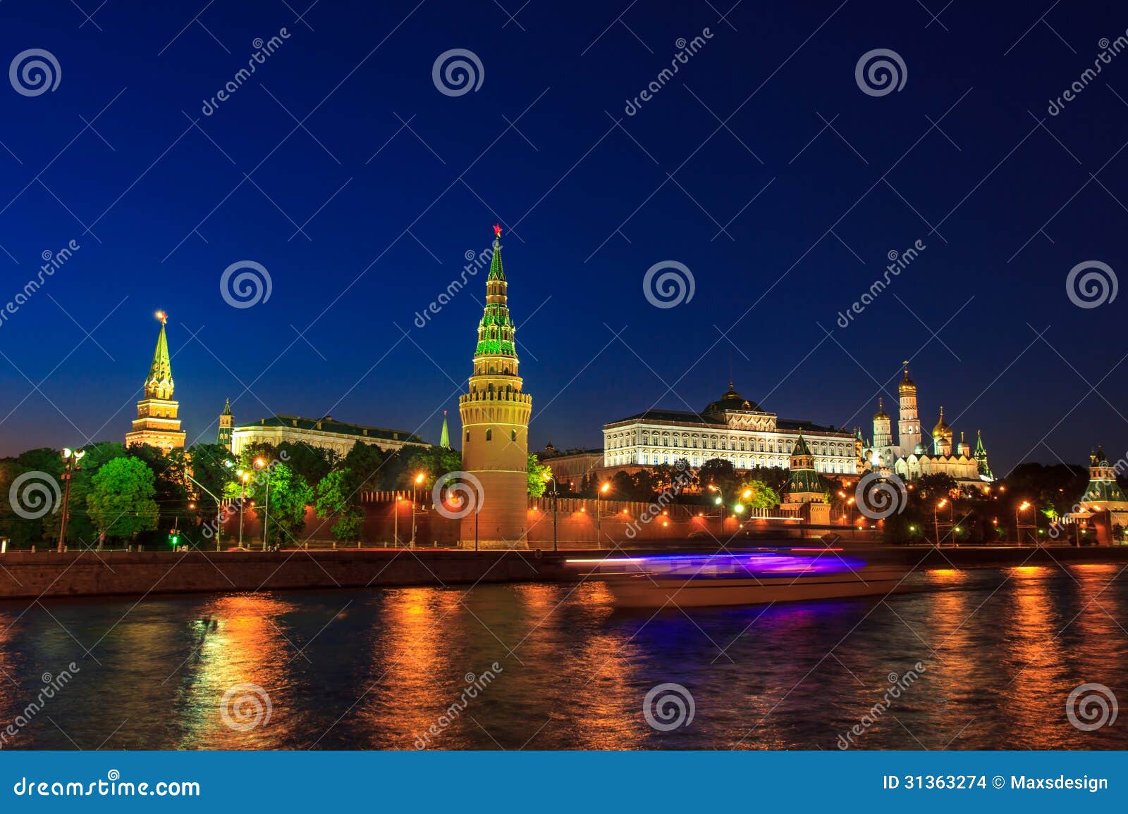 Moscow Kremlin, Russia at Night Stock Photo - Image of soviet, star ...