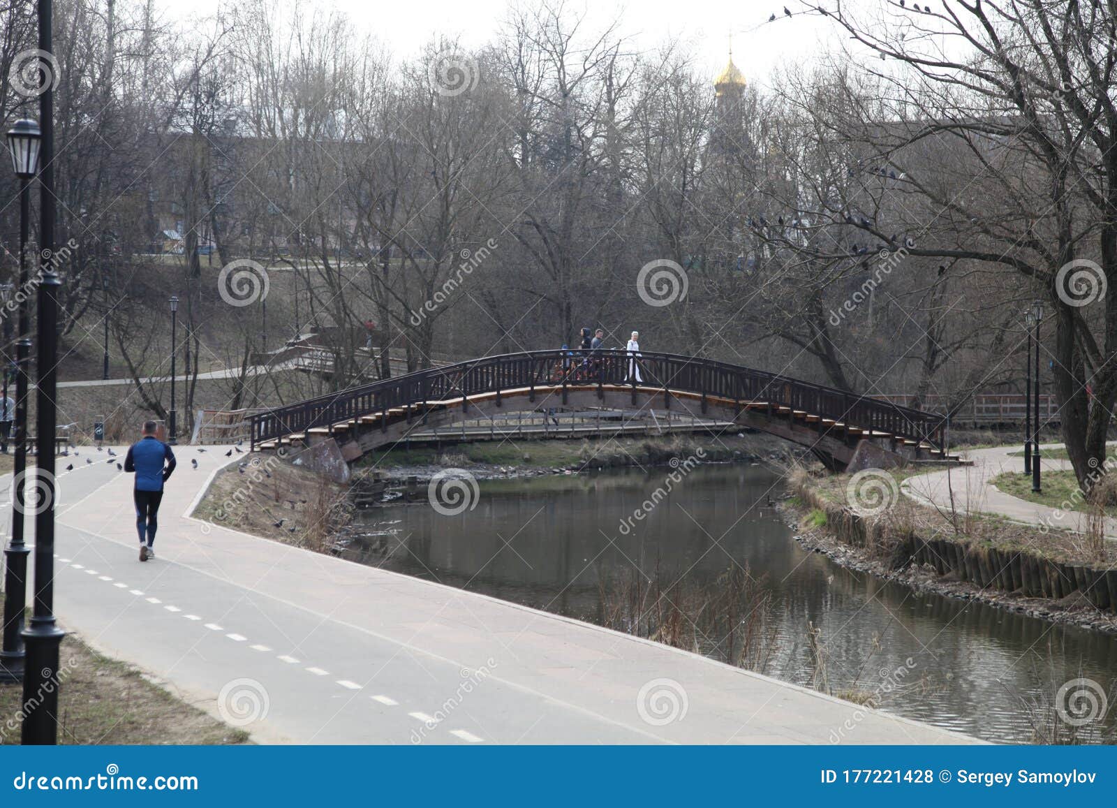 Moscow, park, spring editorial stock photo. Image of relaxation - 177221428