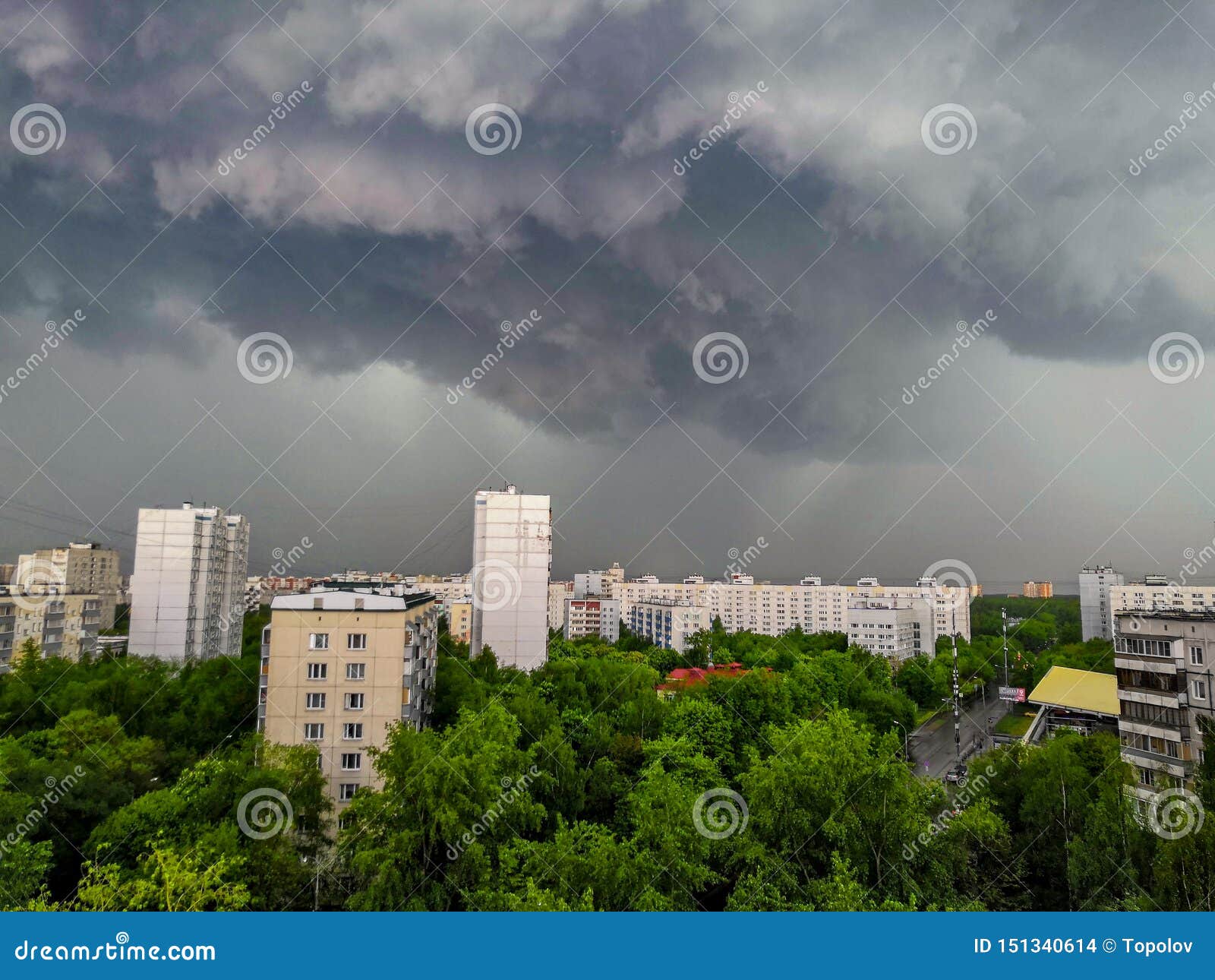 MOSCOW, RUSSIA - May 09, 2019: Rain Clouds in Moscow Editorial Stock ...