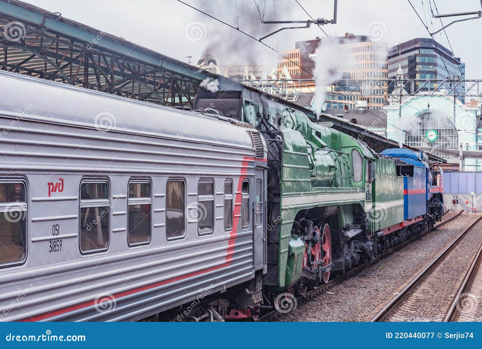 Retro Train Stands by the Platform. Editorial Photography - Image of ...