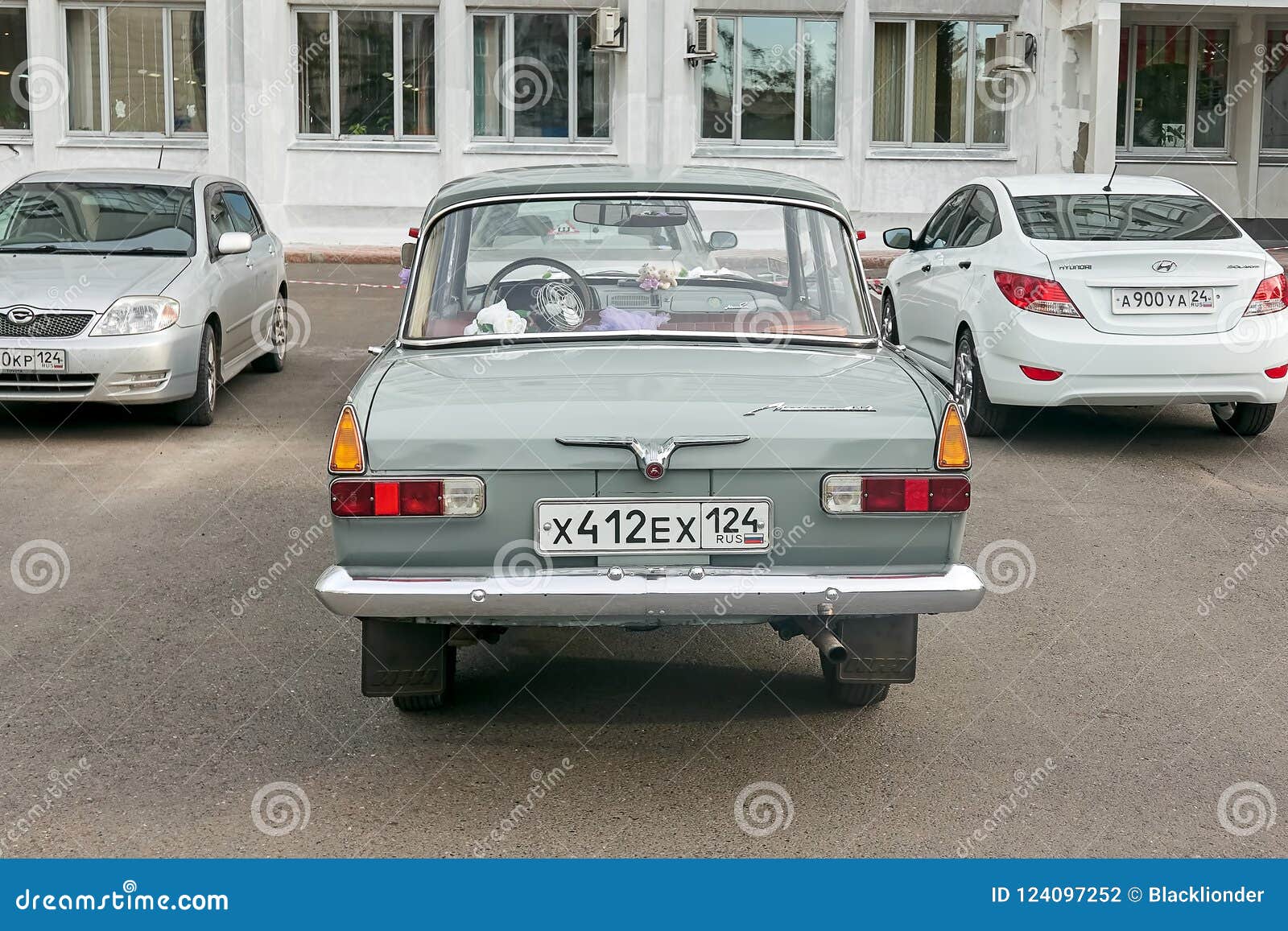 MOSKVICH 412背面图 图库摄影片. 图片 包括有 减速火箭, 设计, 苏维埃, 历史记录, 红色 - 124097252