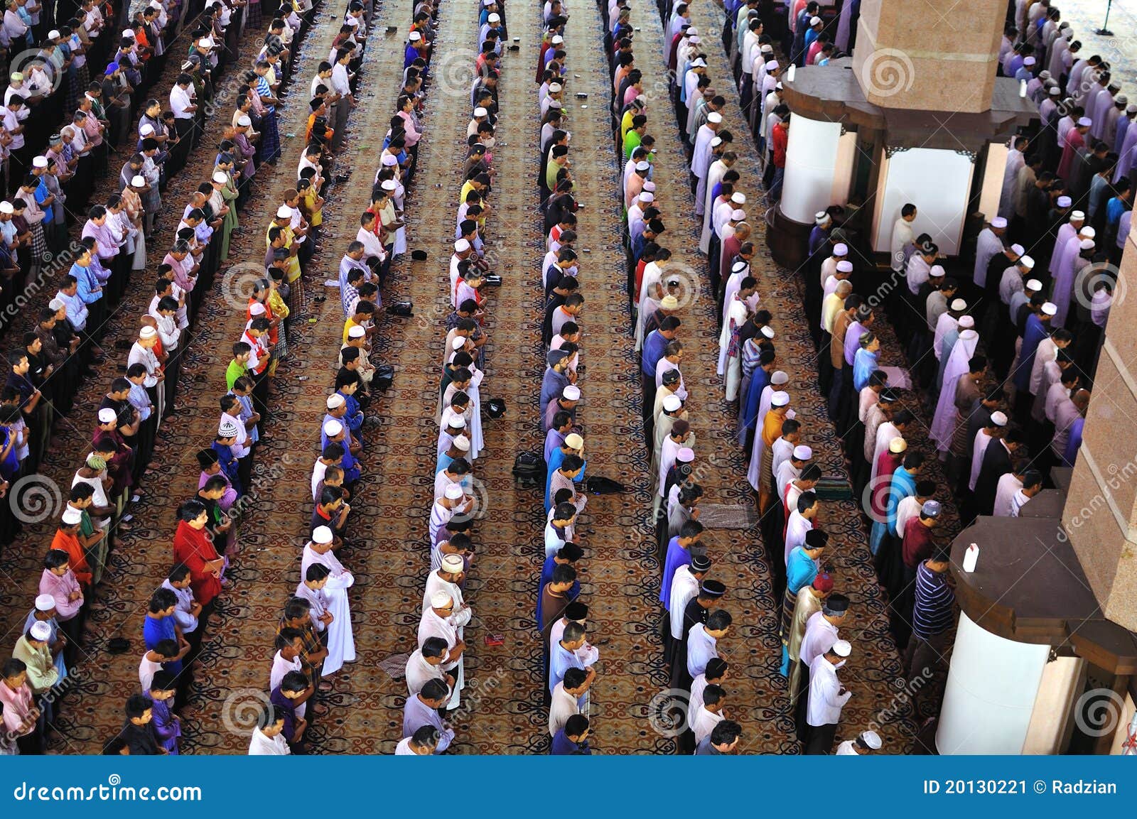 Moslems, Die in Einer Moschee Beten Redaktionelles Foto - Bild von ...