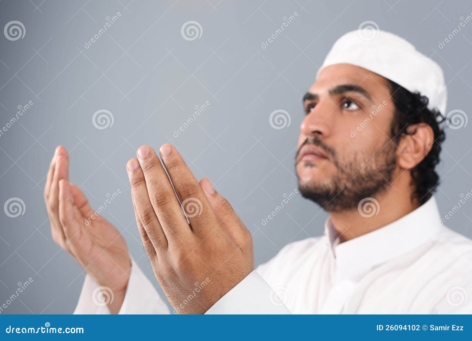 Moslim gebed stock foto. Image of vrede, arabisch, saoediger - 26094102