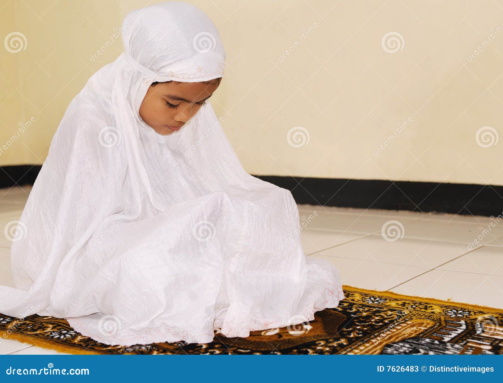 Moslim, het Bidden stock afbeelding. Image of schoonheid - 7626483
