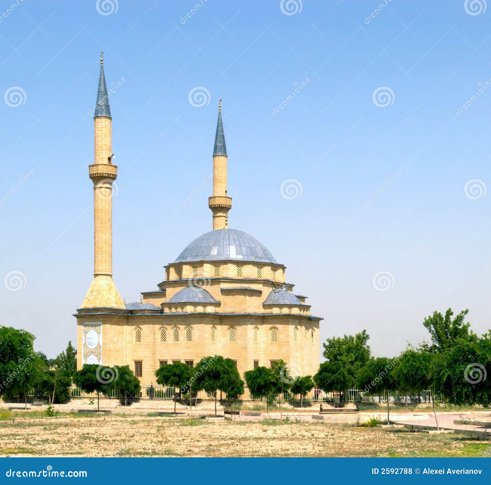 Moslim moskee stock foto. Image of azerbeidzjan, oriëntatiepunt - 2592788
