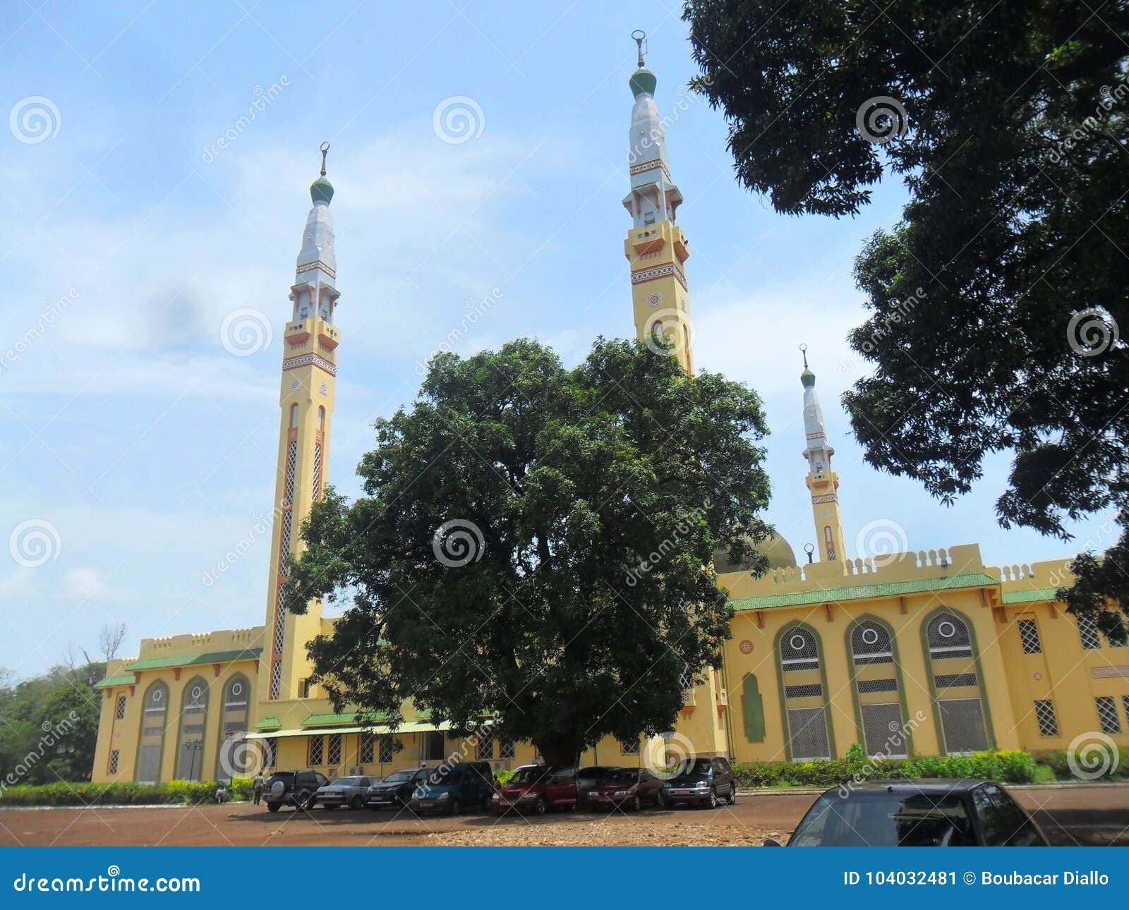 Mosque of Conakry editorial photo. Image of greatest - 104032481