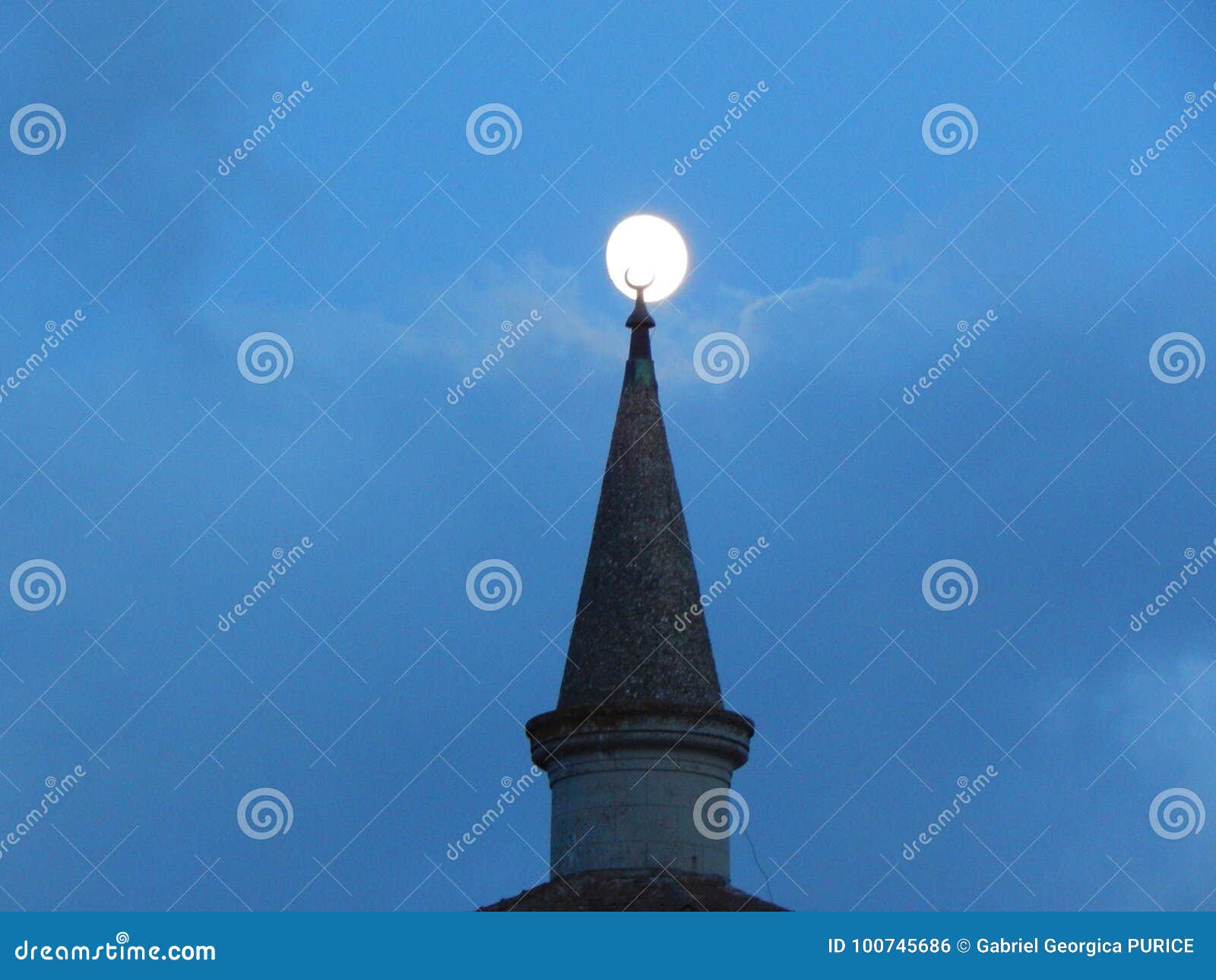 The Moon and the Mosque Crescent Stock Photo - Image of obelisk ...